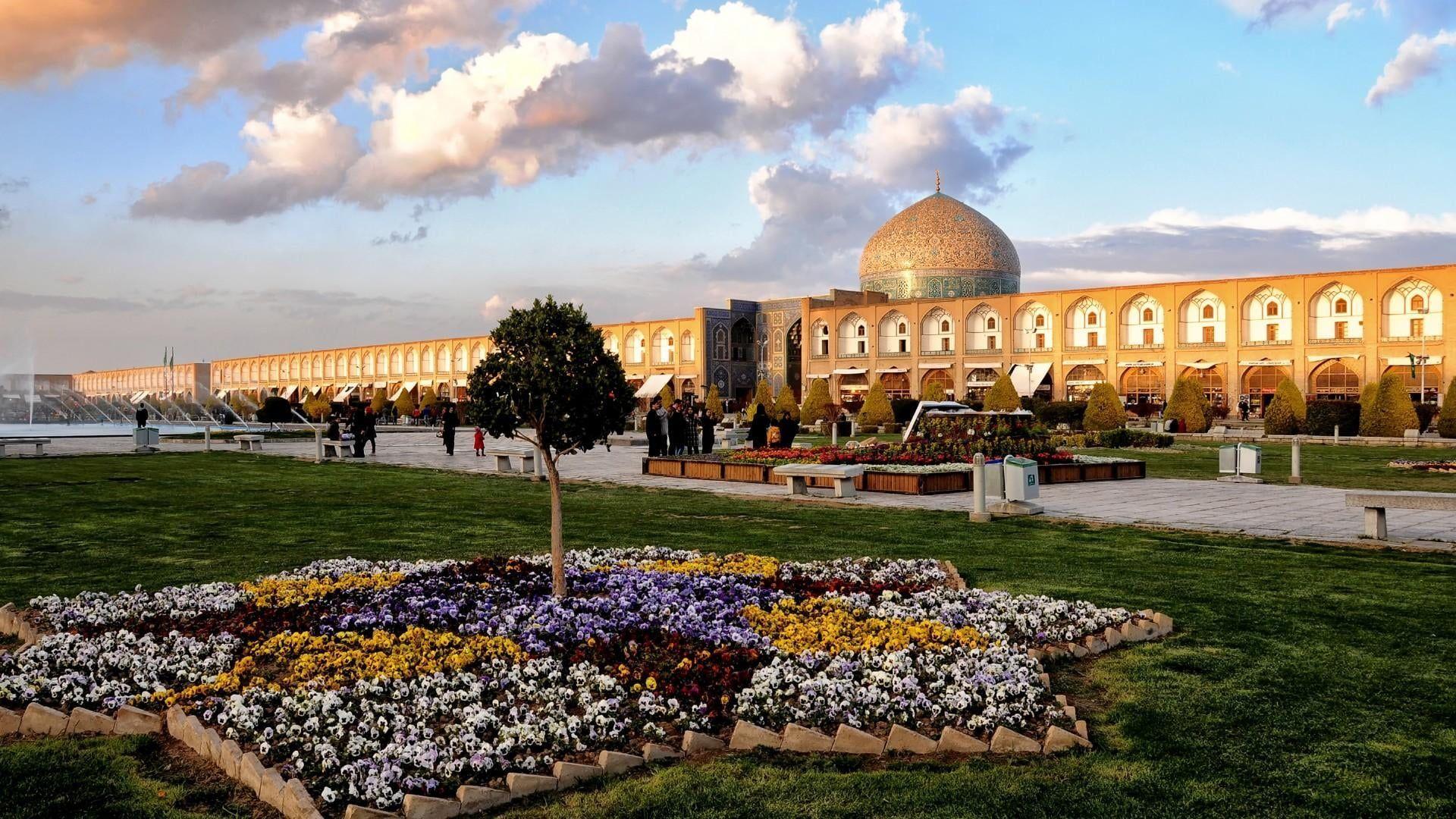 Esfahan Wallpapers - Top Free Esfahan Backgrounds - WallpaperAccess