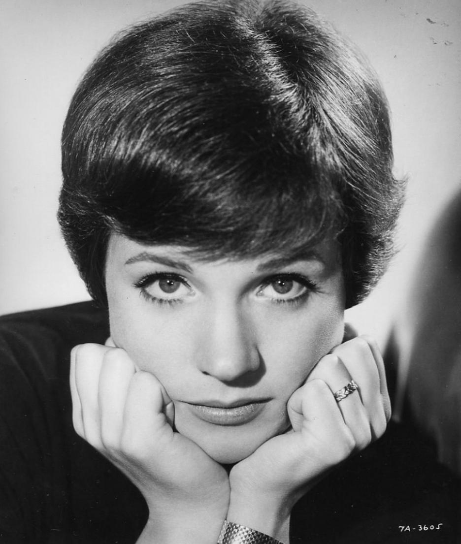 Julie Andrews Wallpapers - Top Free Julie Andrews Backgrounds ...