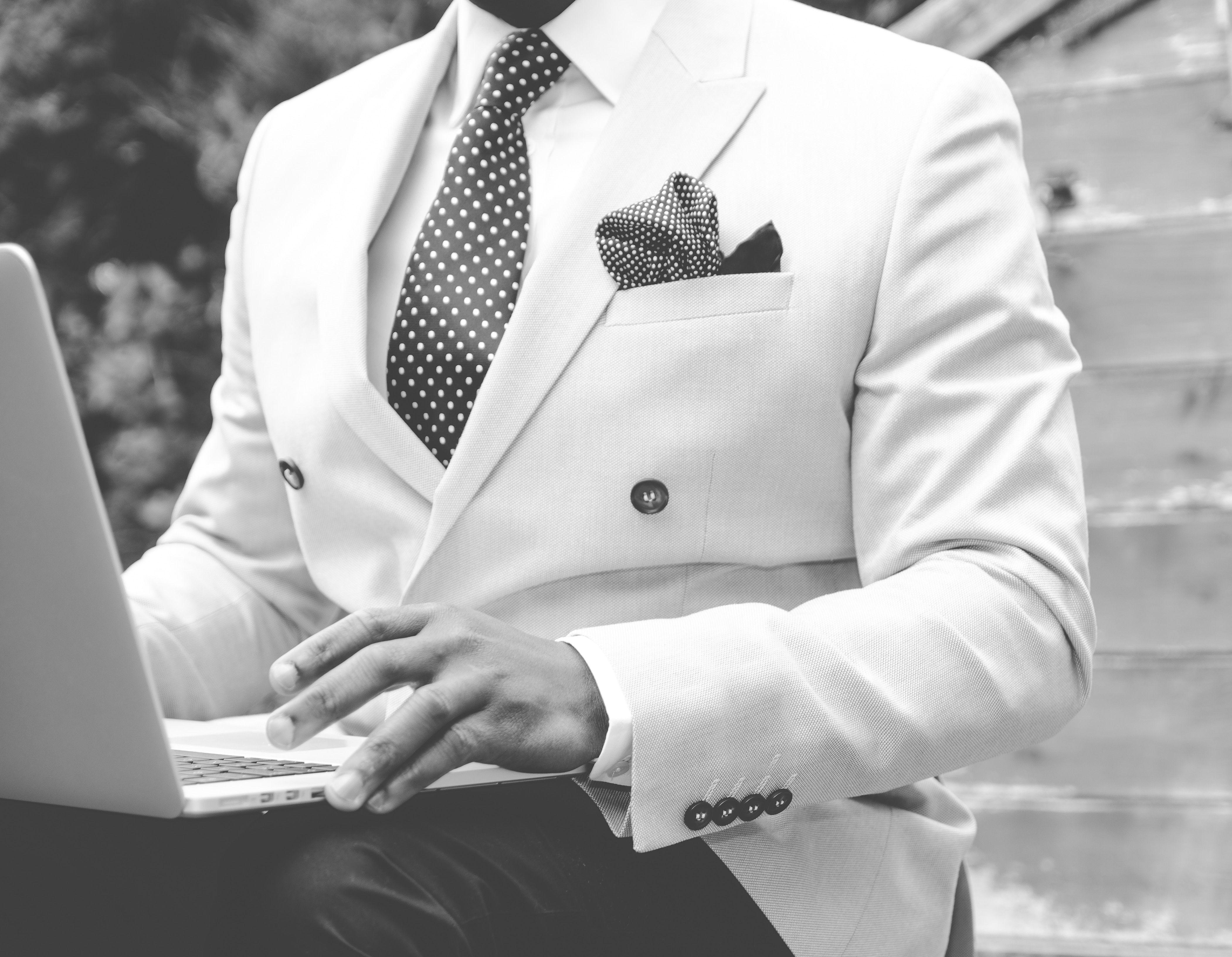 Men In Suit Wallpapers - Top Free Men In Suit Backgrounds - WallpaperAccess