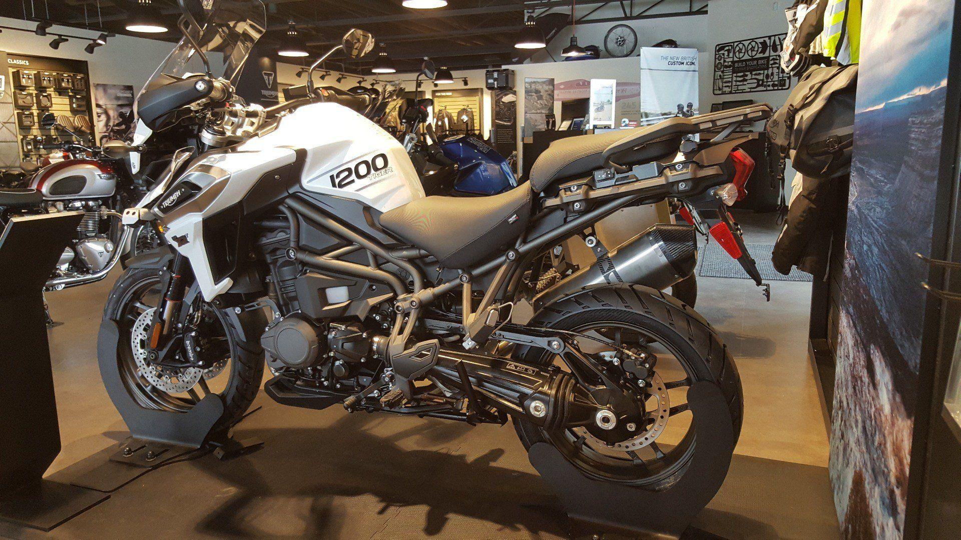 Triumph Tiger 800 Wallpapers - Top Free Triumph Tiger 800 Backgrounds ...