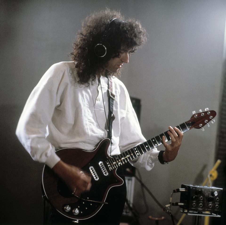 Brian May Wallpapers - Top Free Brian May Backgrounds - WallpaperAccess