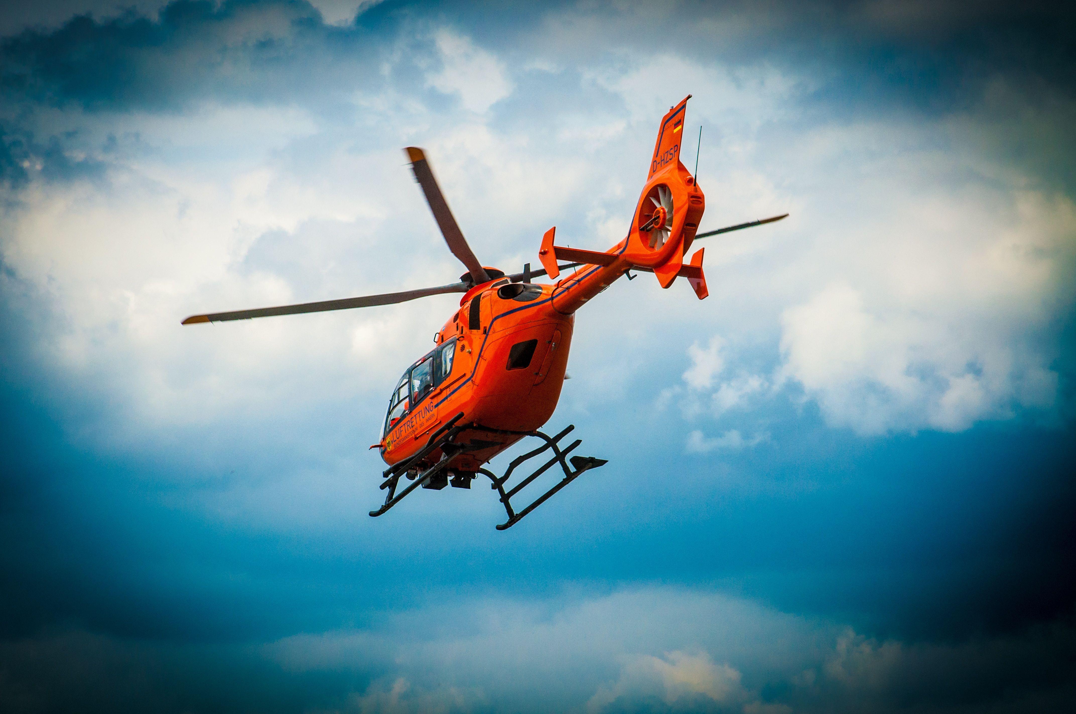 Helicopter 4K Wallpapers - Top Free Helicopter 4K Backgrounds ...
