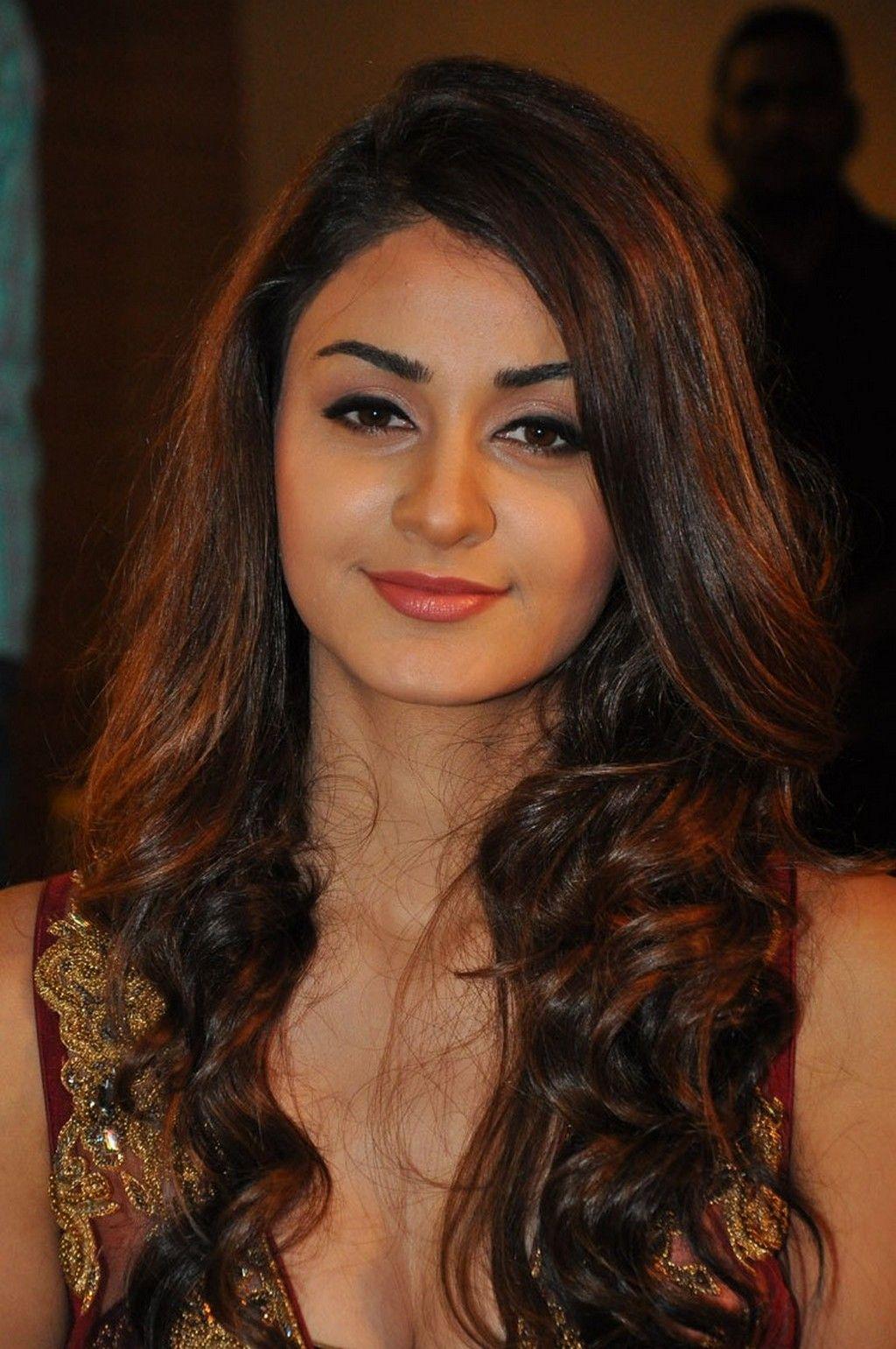 Aditi Arya Wallpapers - Top Free Aditi Arya Backgrounds - WallpaperAccess