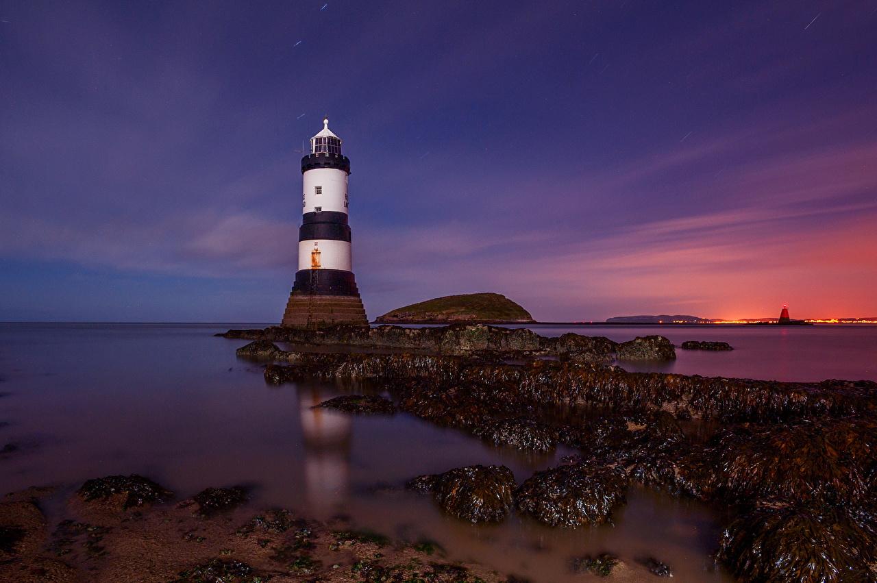 Lighthouse at Night Wallpapers - Top Free Lighthouse at Night ...