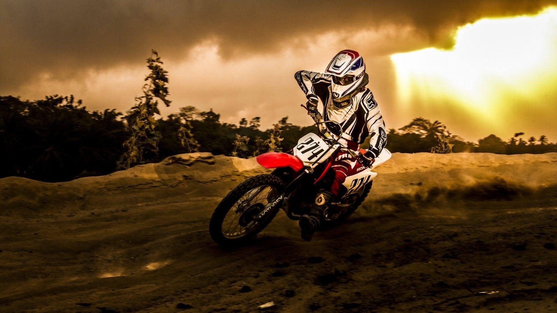 Motorcycle Helmet Wallpapers - Top Free Motorcycle Helmet Backgrounds ...