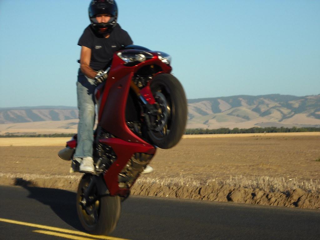 R1 Wheelie Wallpapers - Top Free R1 Wheelie Backgrounds - WallpaperAccess