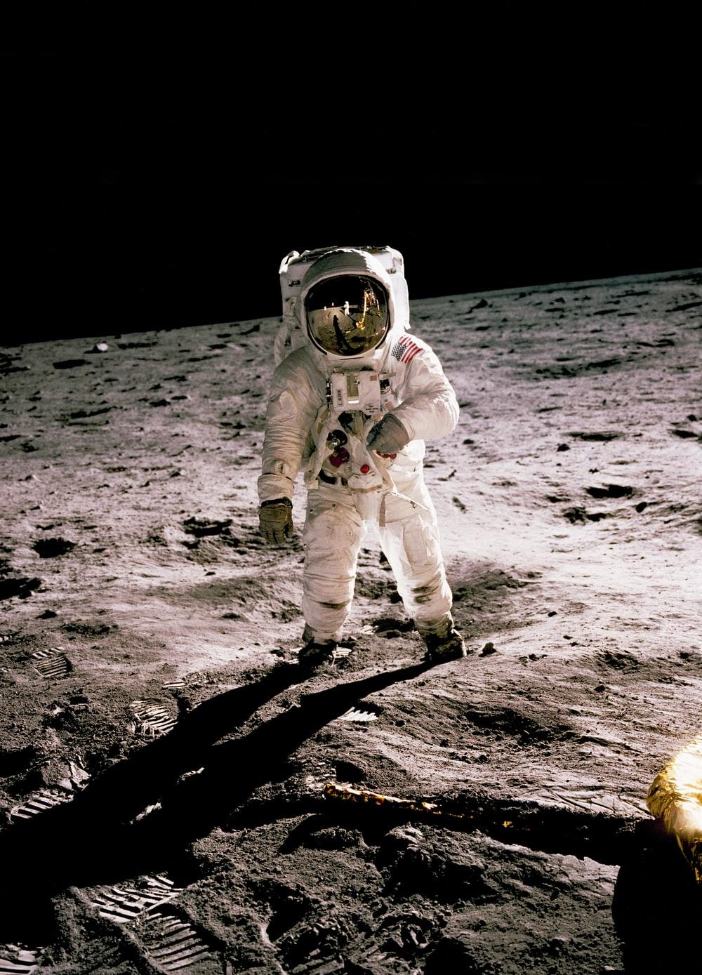 Moon Walk Wallpapers - Top Free Moon Walk Backgrounds - WallpaperAccess
