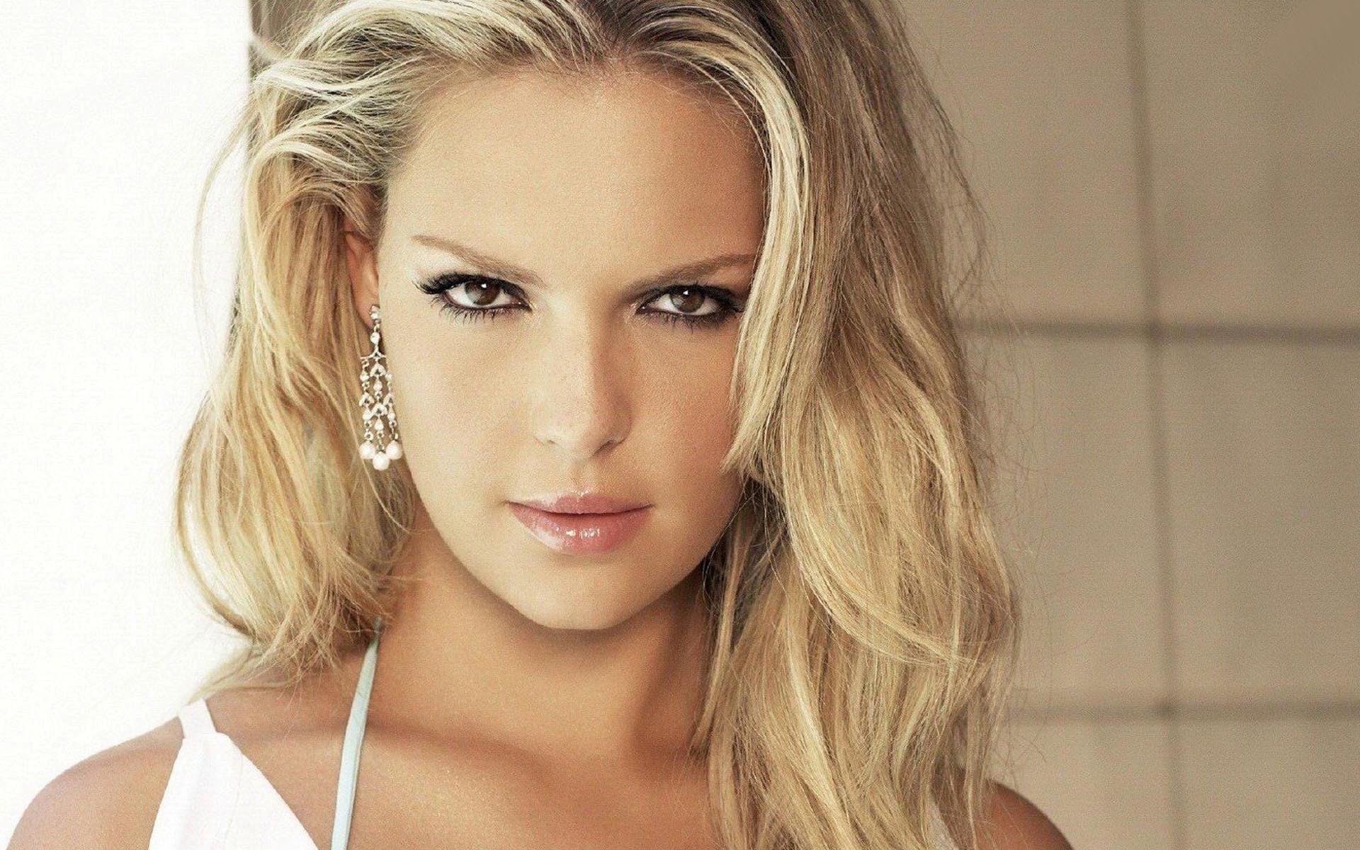 Celebrities Wallpapers - Top Free Celebrities Backgrounds - WallpaperAccess