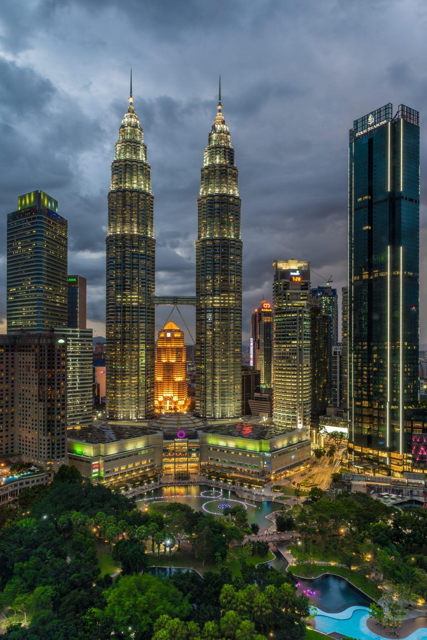 KLCC Wallpapers - Top Free KLCC Backgrounds - WallpaperAccess