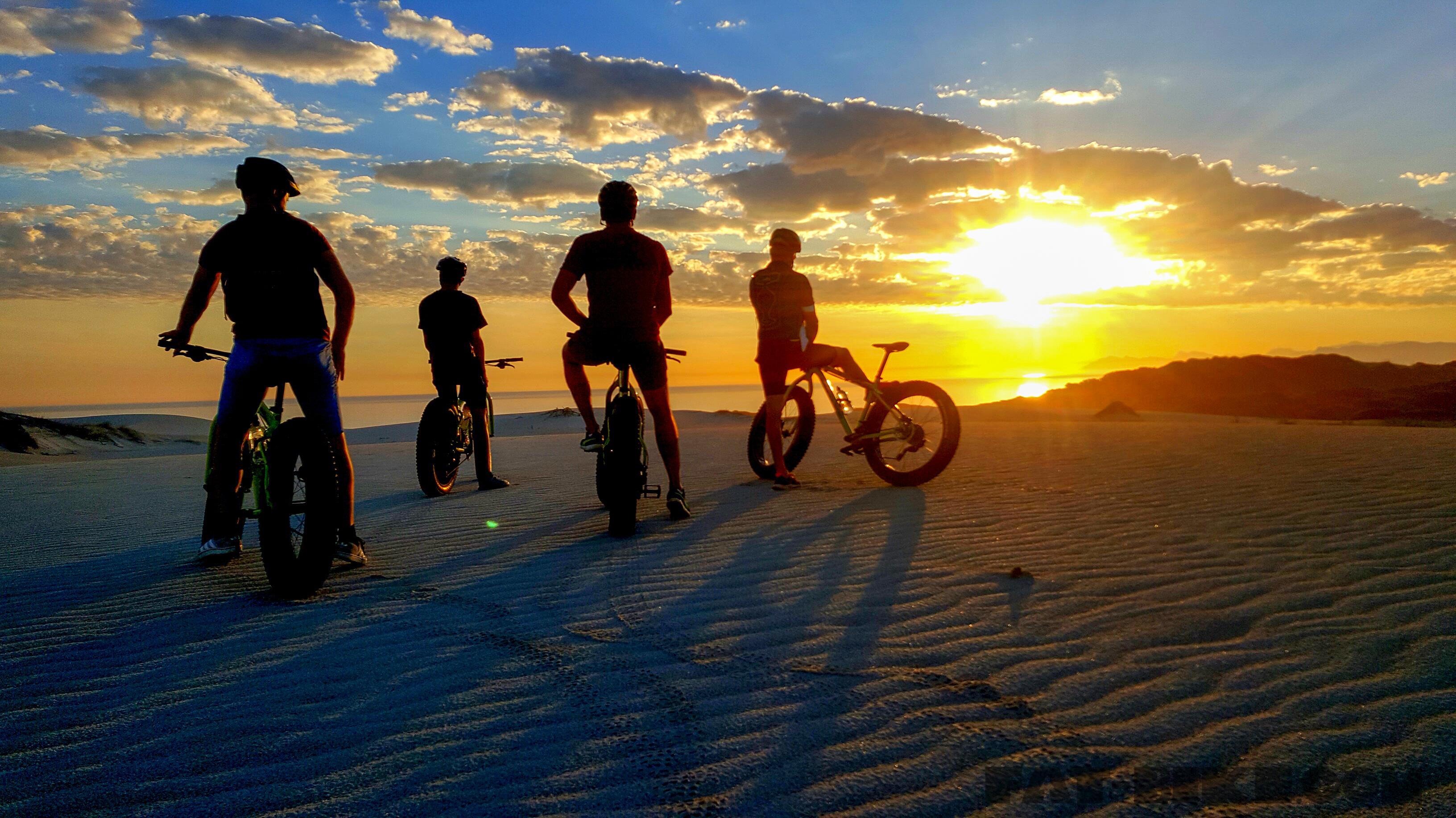 Bike Travel Wallpapers - Top Free Bike Travel Backgrounds - WallpaperAccess