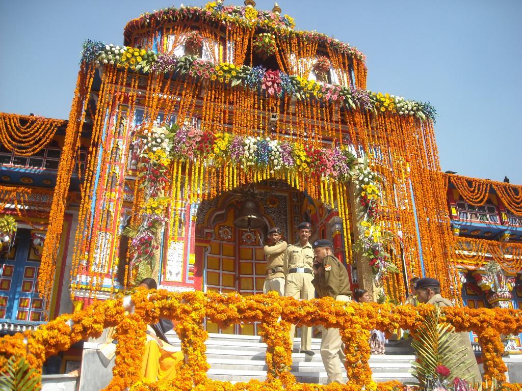Badrinath Wallpapers - Top Free Badrinath Backgrounds - WallpaperAccess