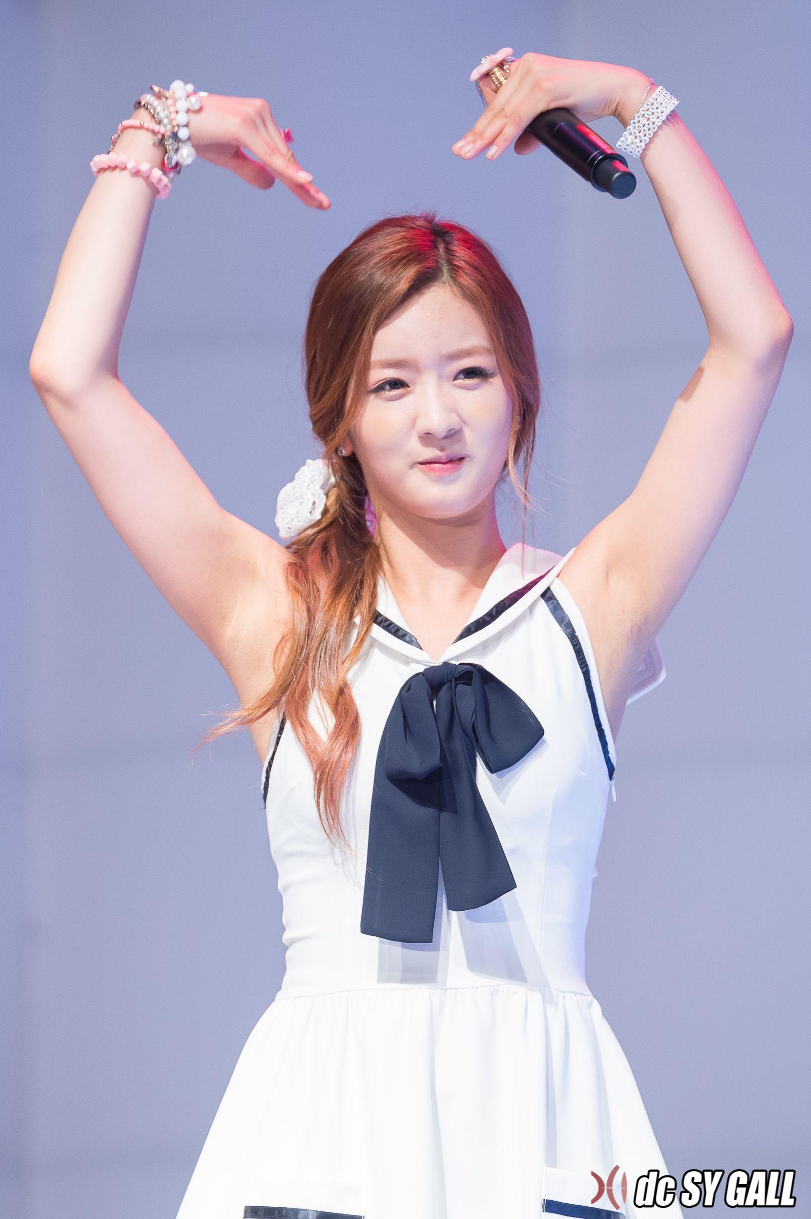 Yoon Bomi Wallpapers - Top Free Yoon Bomi Backgrounds - WallpaperAccess