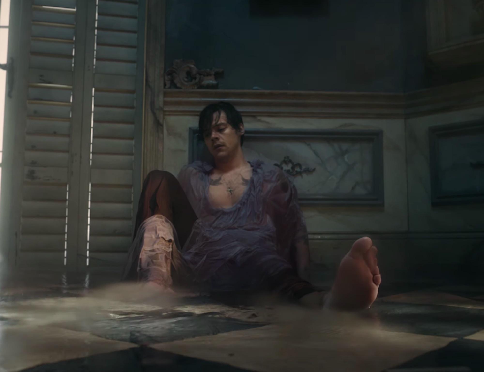 Harry Styles Falling Wallpapers - Top Free Harry Styles Falling ...