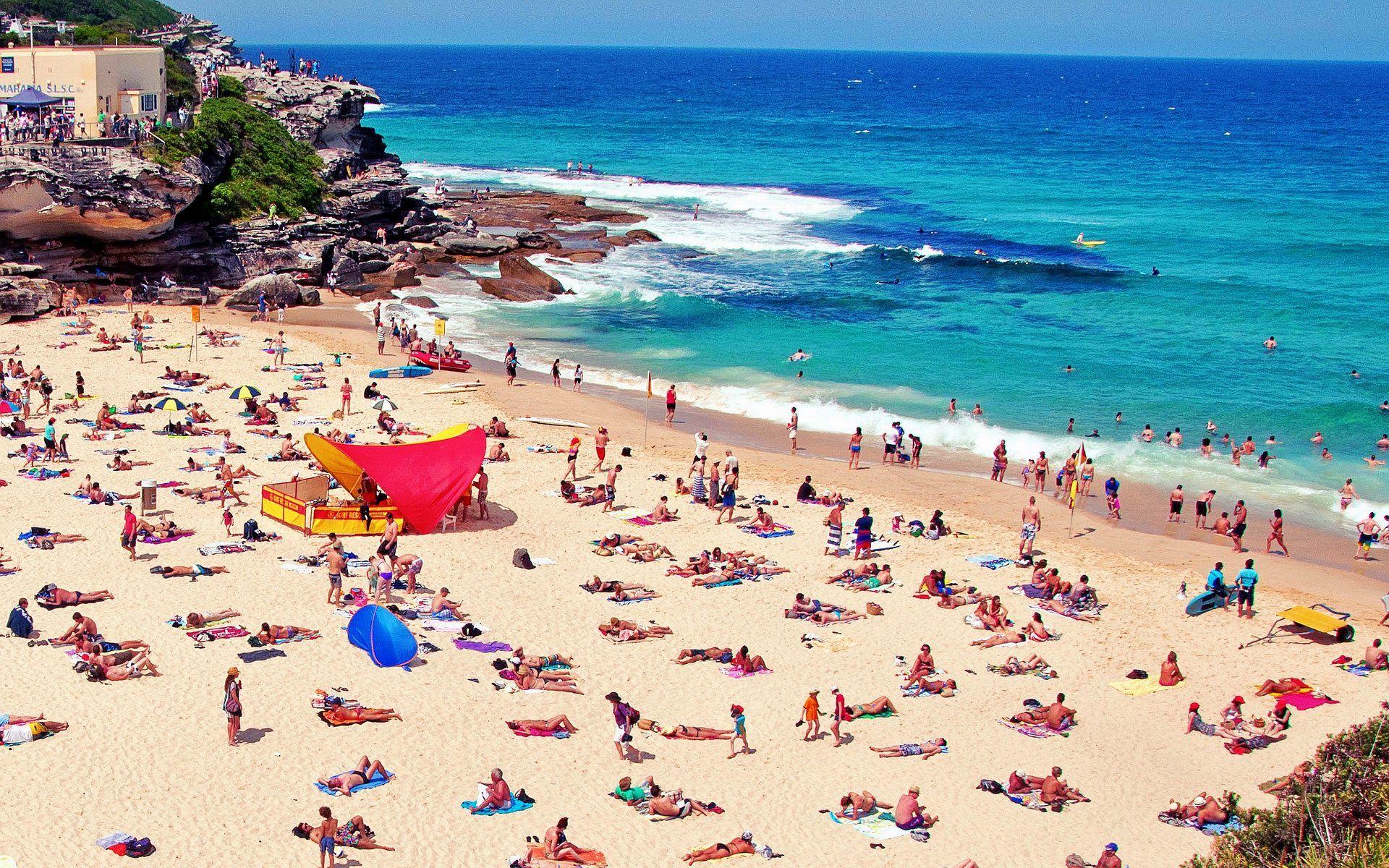 People On The Beach Wallpapers - Top Free People On The Beach ...