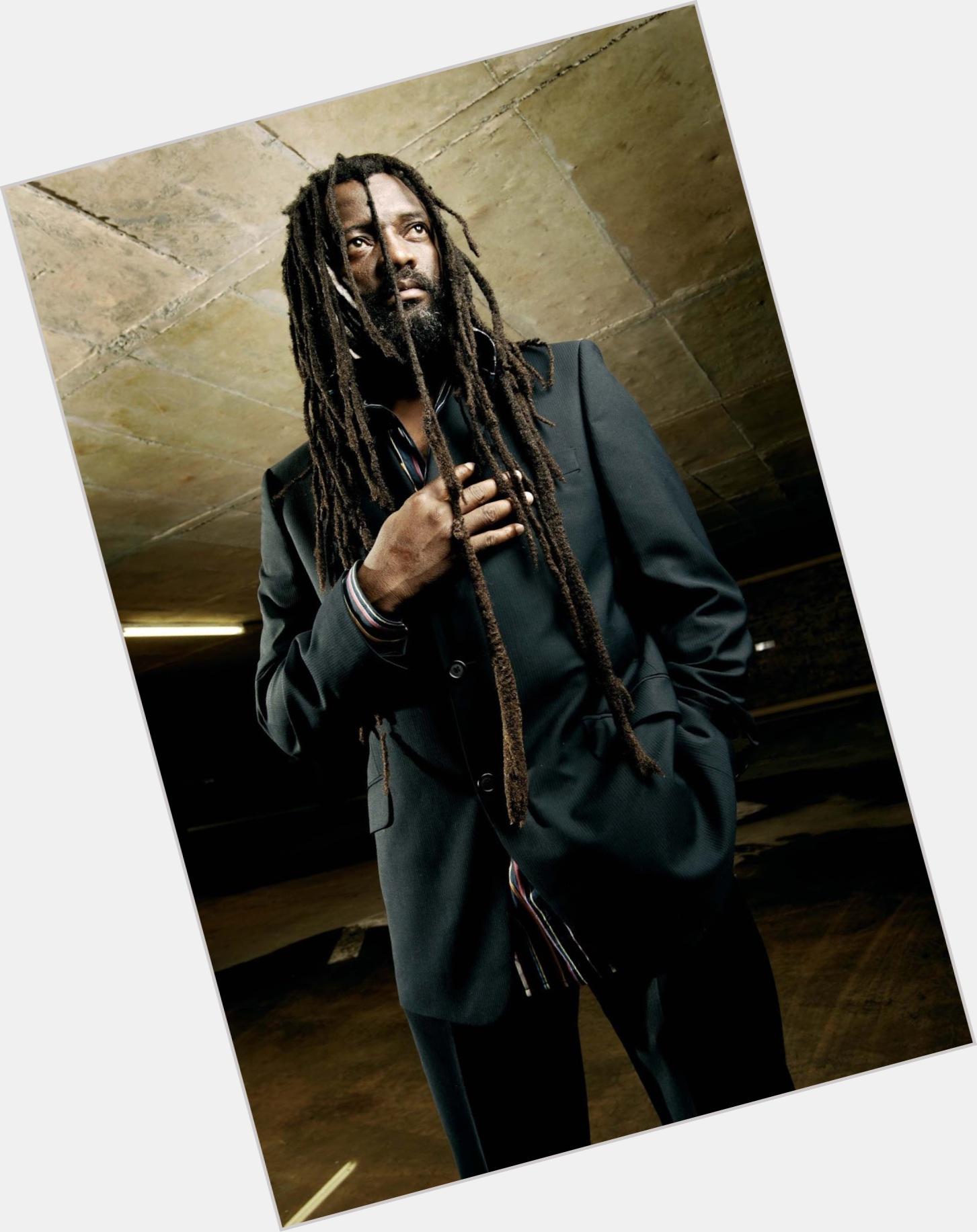 Lucky Dube Wallpapers - Top Free Lucky Dube Backgrounds - WallpaperAccess