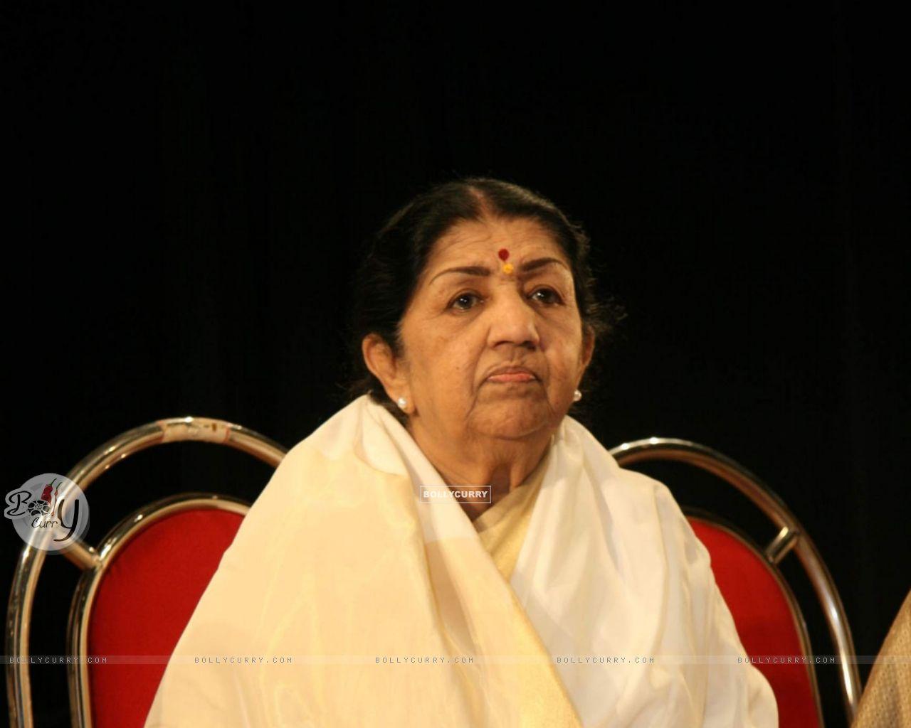 Lata Mangeshkar Wallpapers - Top Free Lata Mangeshkar Backgrounds ...