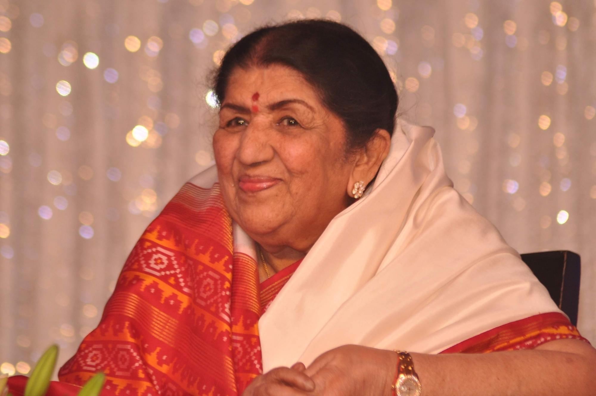Lata Mangeshkar Wallpapers - Top Free Lata Mangeshkar Backgrounds ...