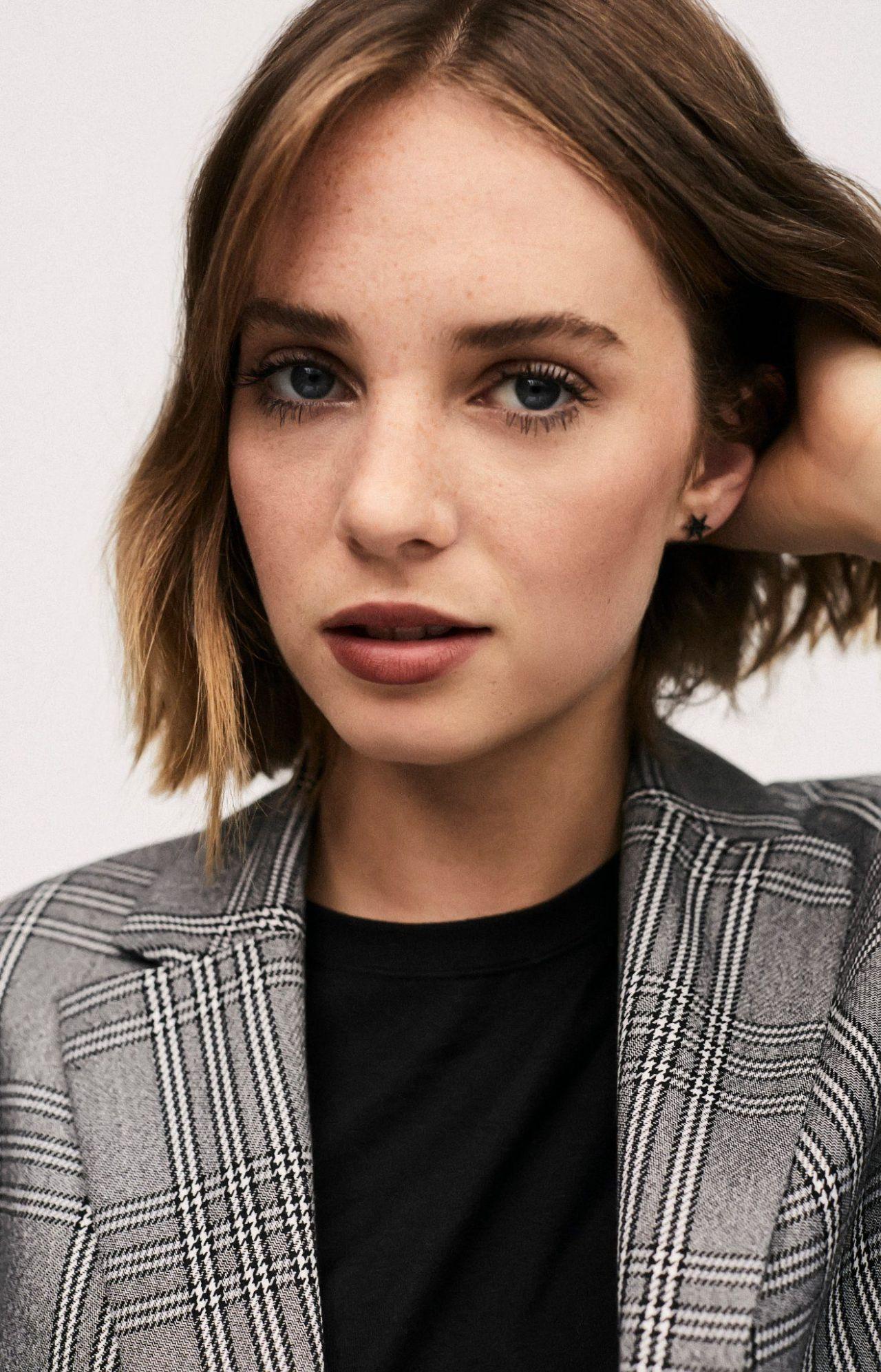 Maya Hawke Wallpapers - Top Free Maya Hawke Backgrounds - WallpaperAccess