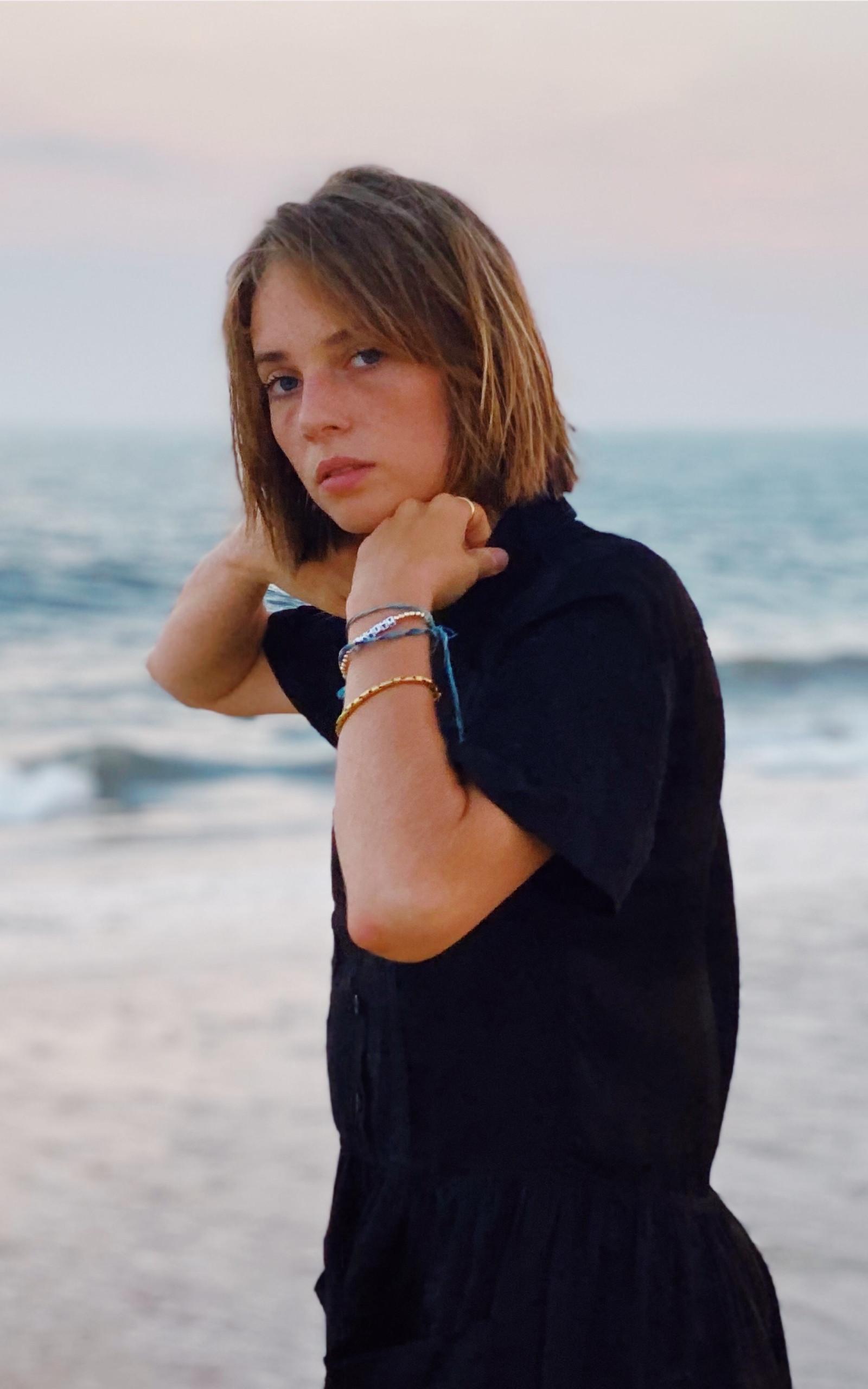 Maya Hawke Wallpapers - Top Free Maya Hawke Backgrounds - WallpaperAccess