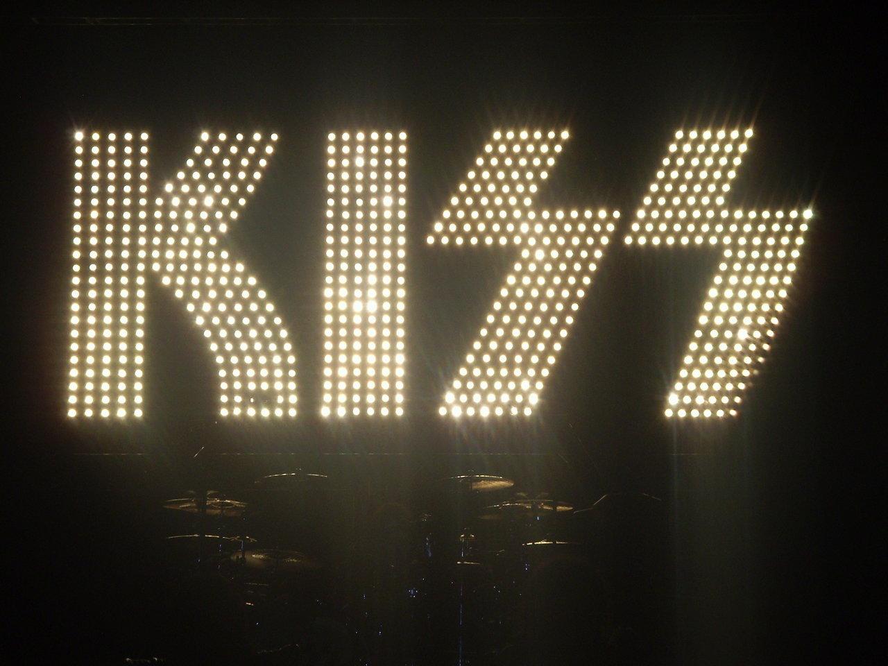 Kiss Logo Wallpapers - Top Free Kiss Logo Backgrounds - WallpaperAccess