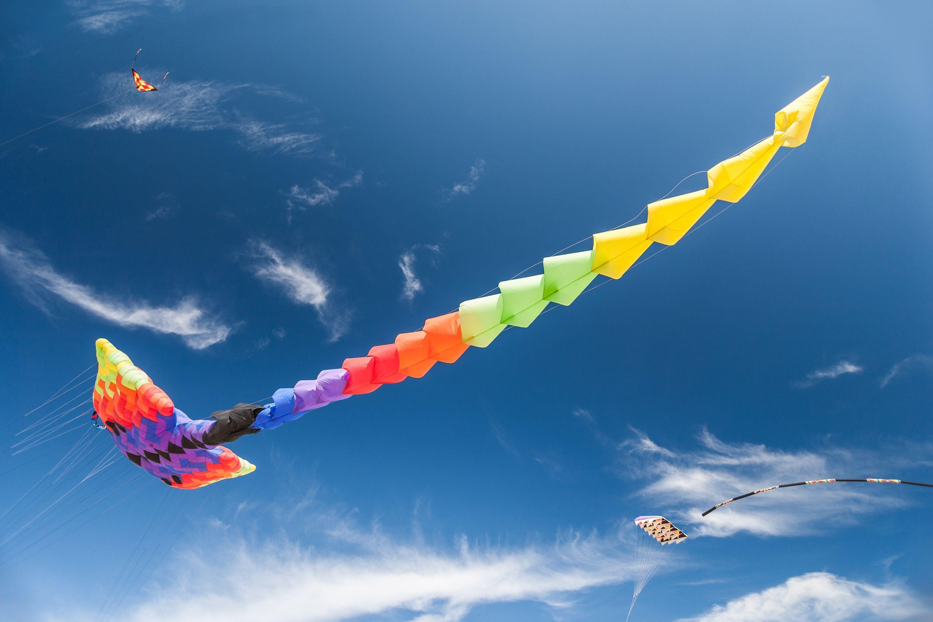 Kite Flying Wallpapers - Top Free Kite Flying Backgrounds - WallpaperAccess
