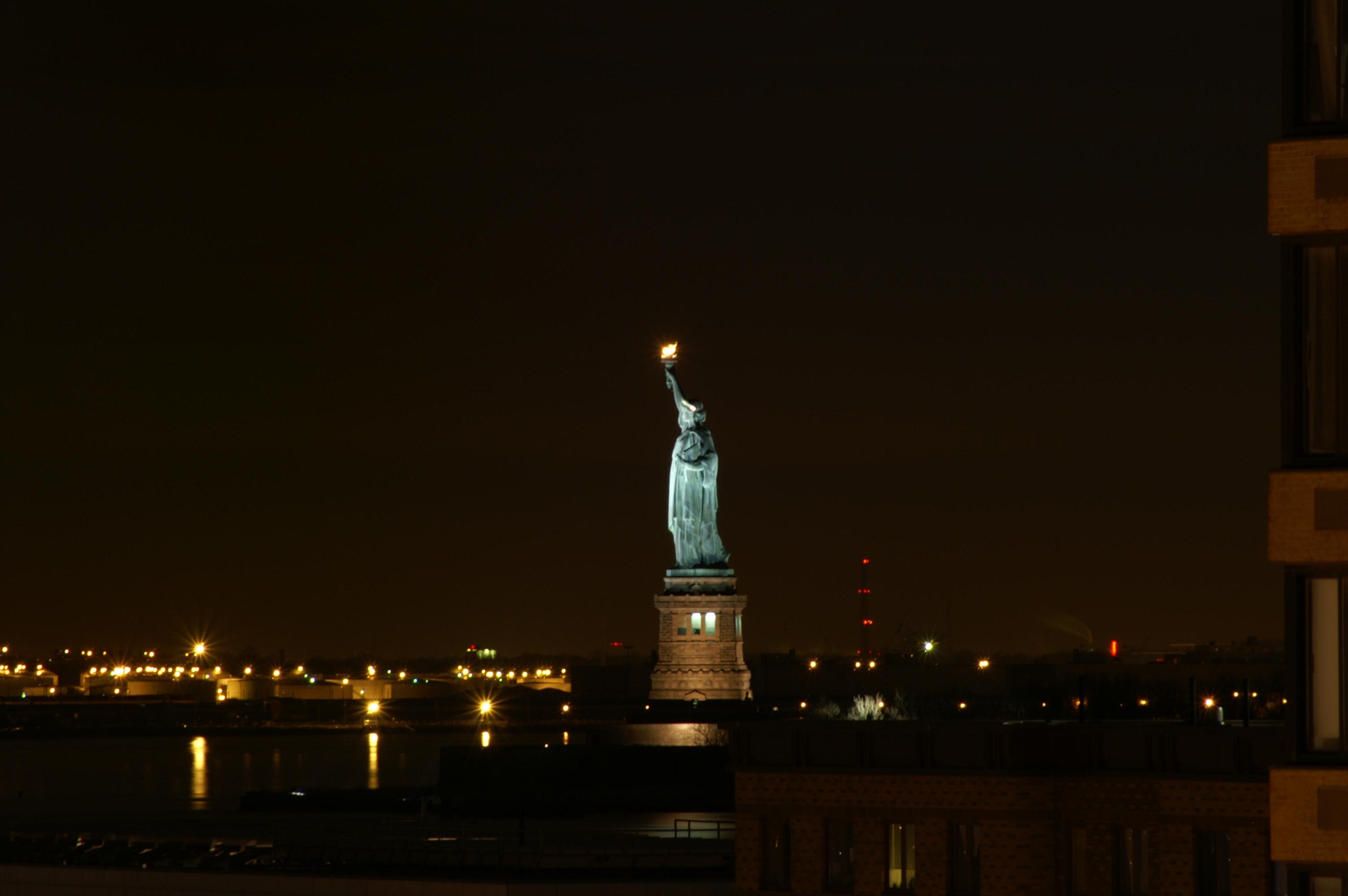 Statue of Liberty Night Wallpapers - Top Free Statue of Liberty Night ...