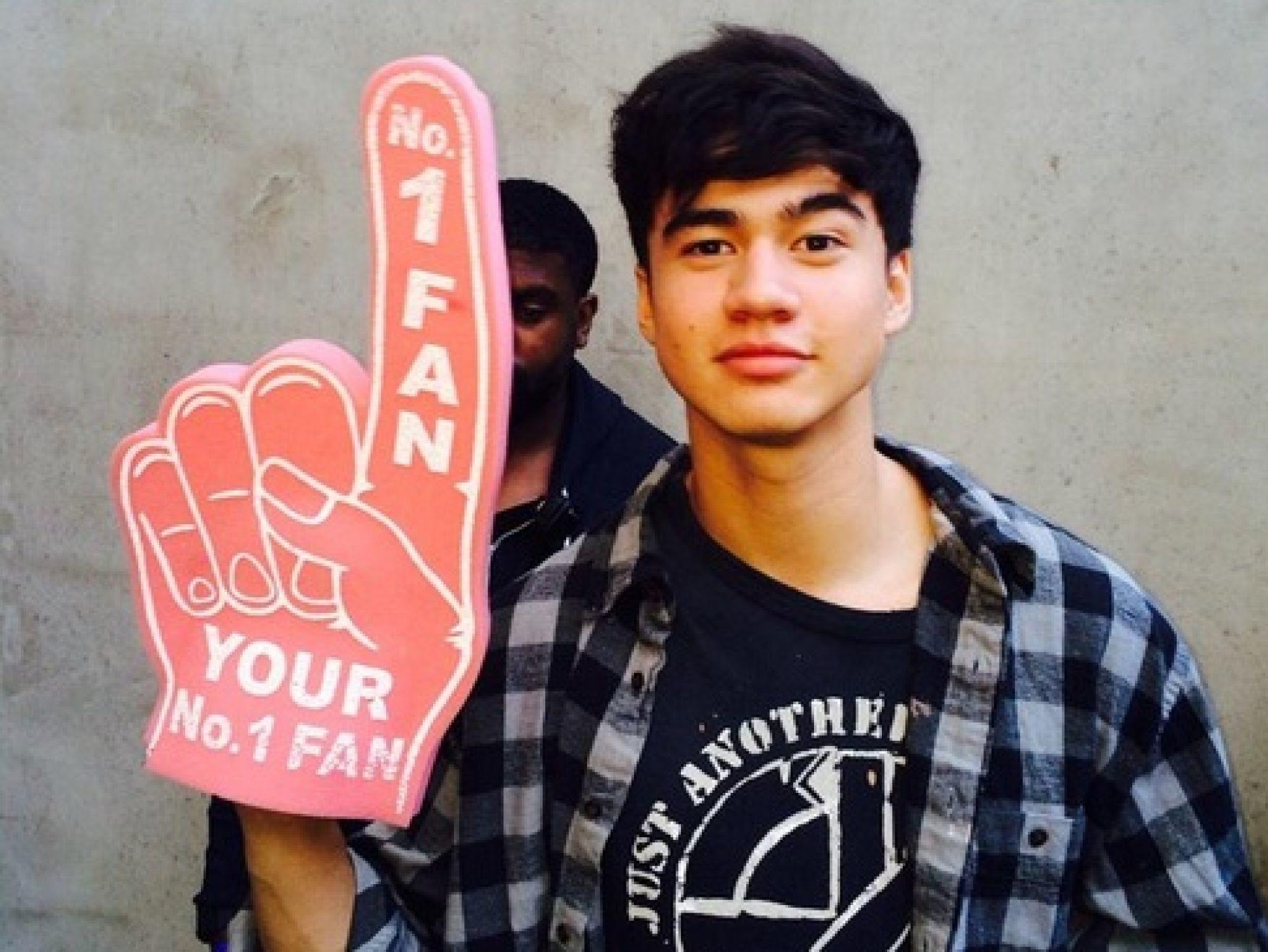 Calum Hood Laptop Wallpapers - Top Free Calum Hood Laptop Backgrounds ...