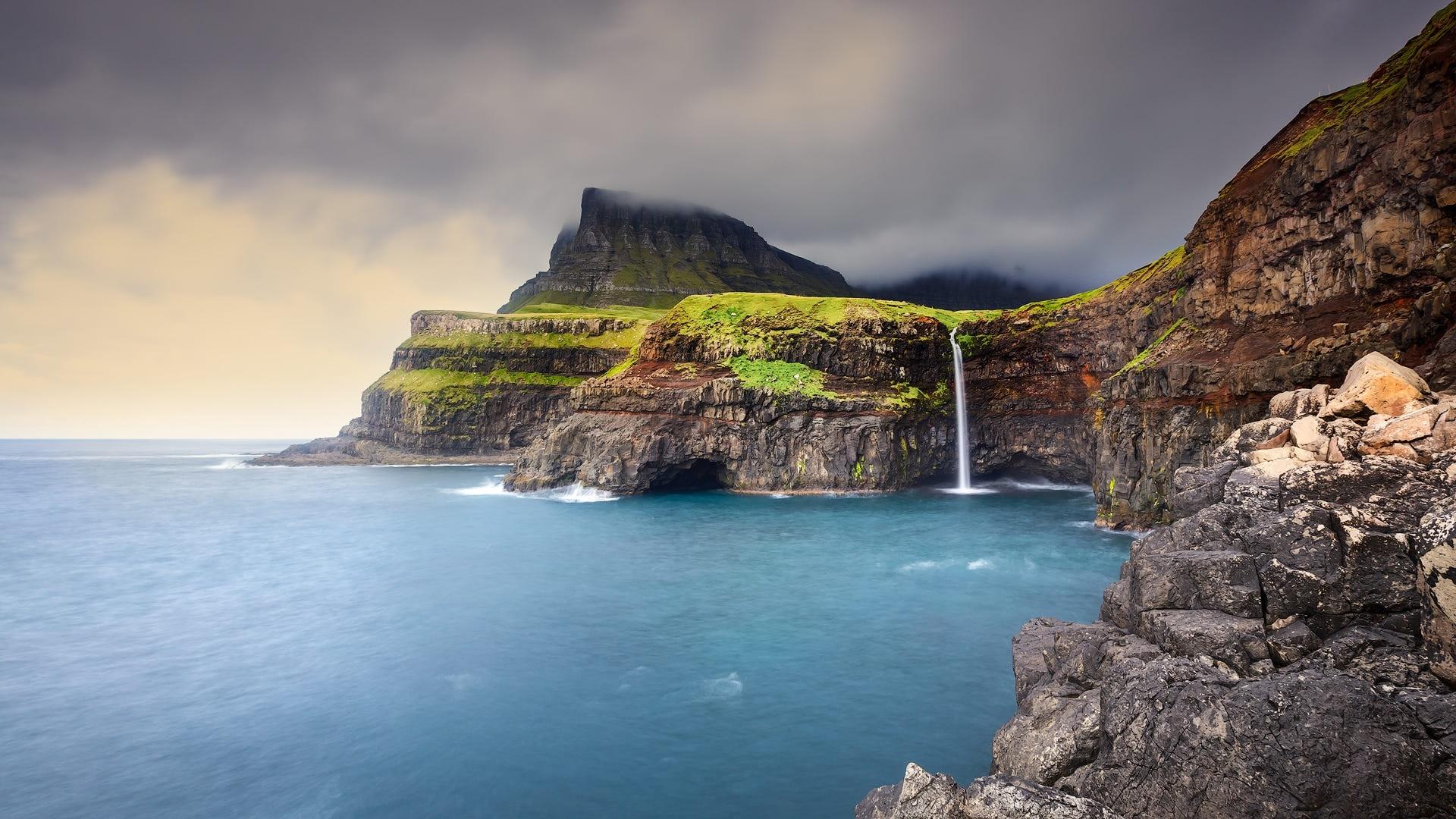 Island Waterfall Wallpapers - Top Free Island Waterfall Backgrounds ...