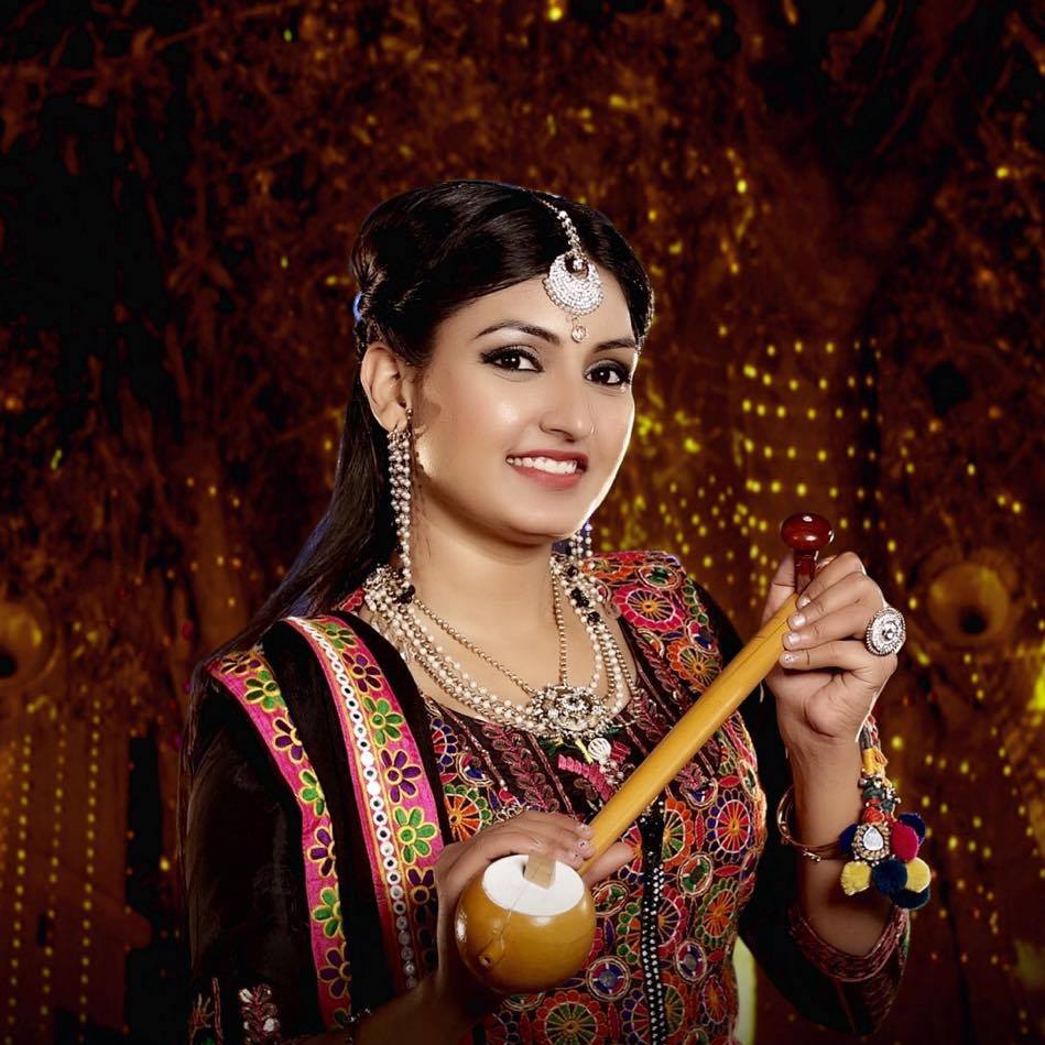 Female Singer Wallpapers - Top Free Female Singer Backgrounds - WallpaperAccess