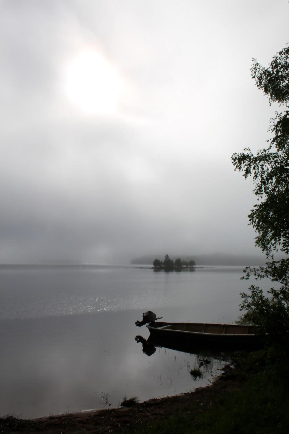 Misty Lake Wallpapers - Top Free Misty Lake Backgrounds - WallpaperAccess