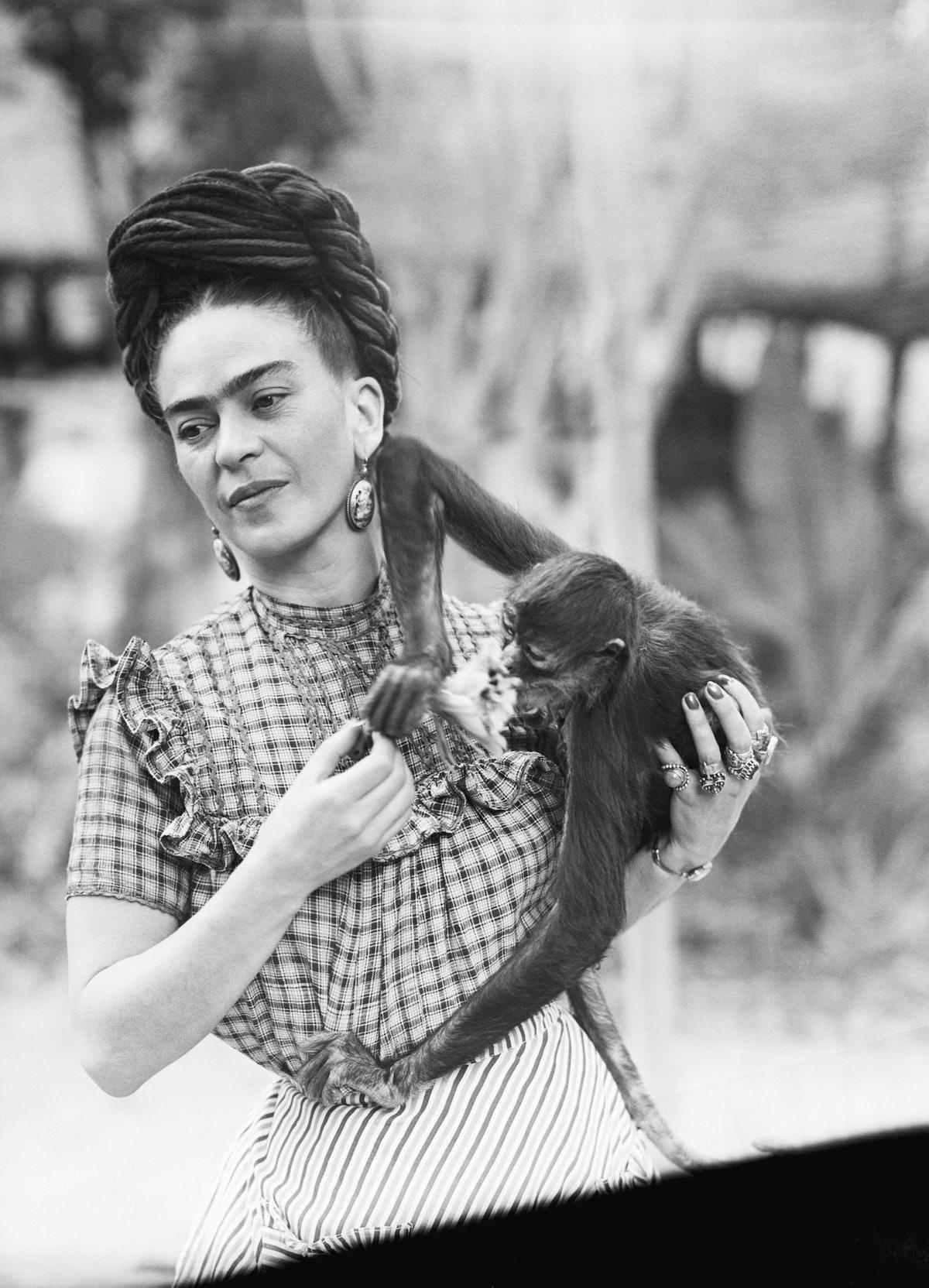 Frida Kahlo Smoking Wallpapers - Top Free Frida Kahlo Smoking ...