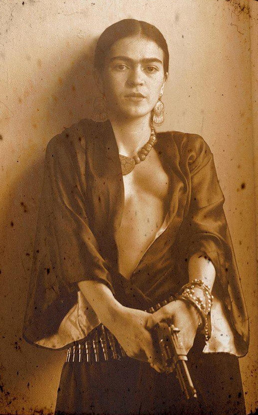 Frida Kahlo Smoking Wallpapers - Top Free Frida Kahlo Smoking ...