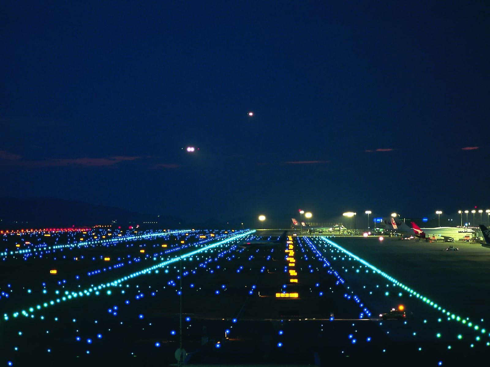 Airplane Runway Wallpapers - Top Free Airplane Runway Backgrounds ...