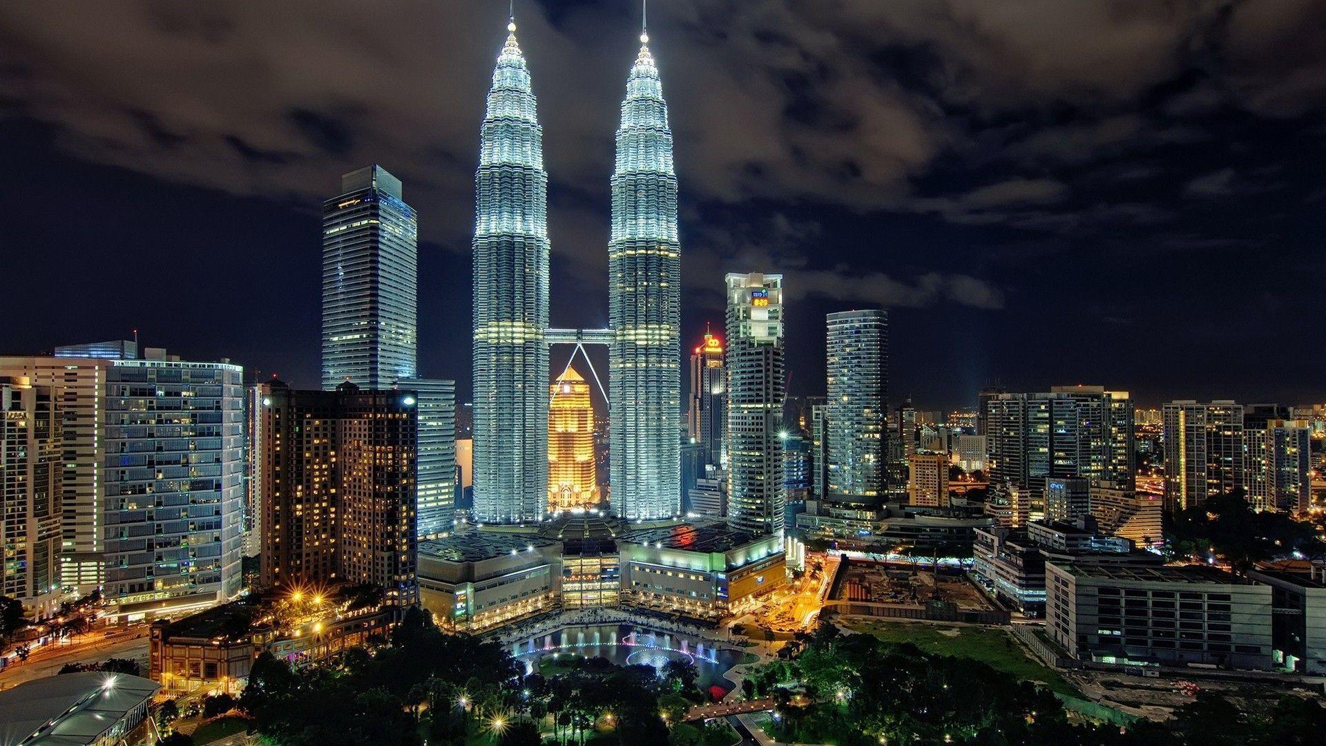 Petronas Towers Wallpapers - Top Free Petronas Towers Backgrounds ...