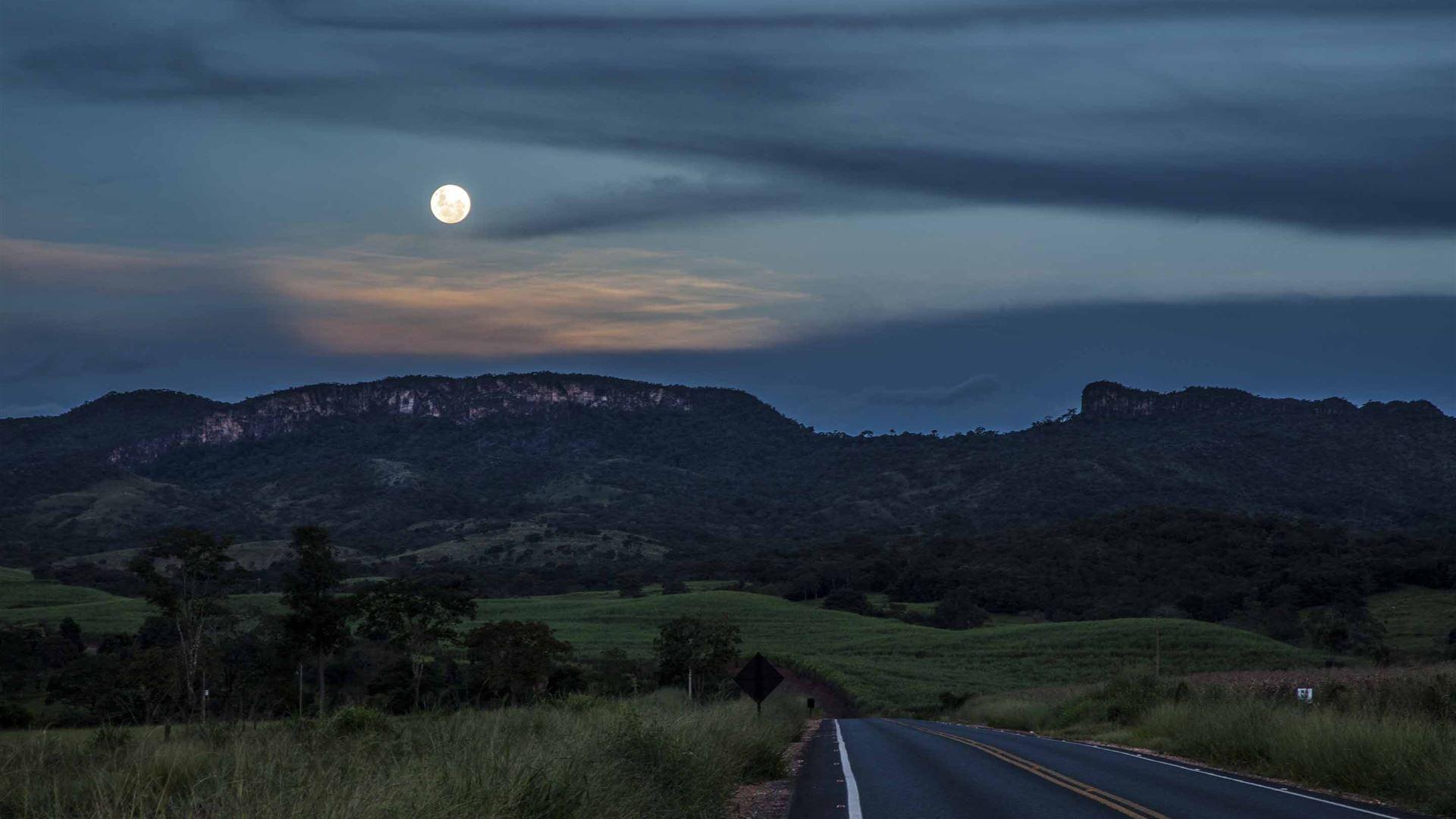 Cool Moon and Mountains Wallpapers - Top Free Cool Moon and Mountains ...