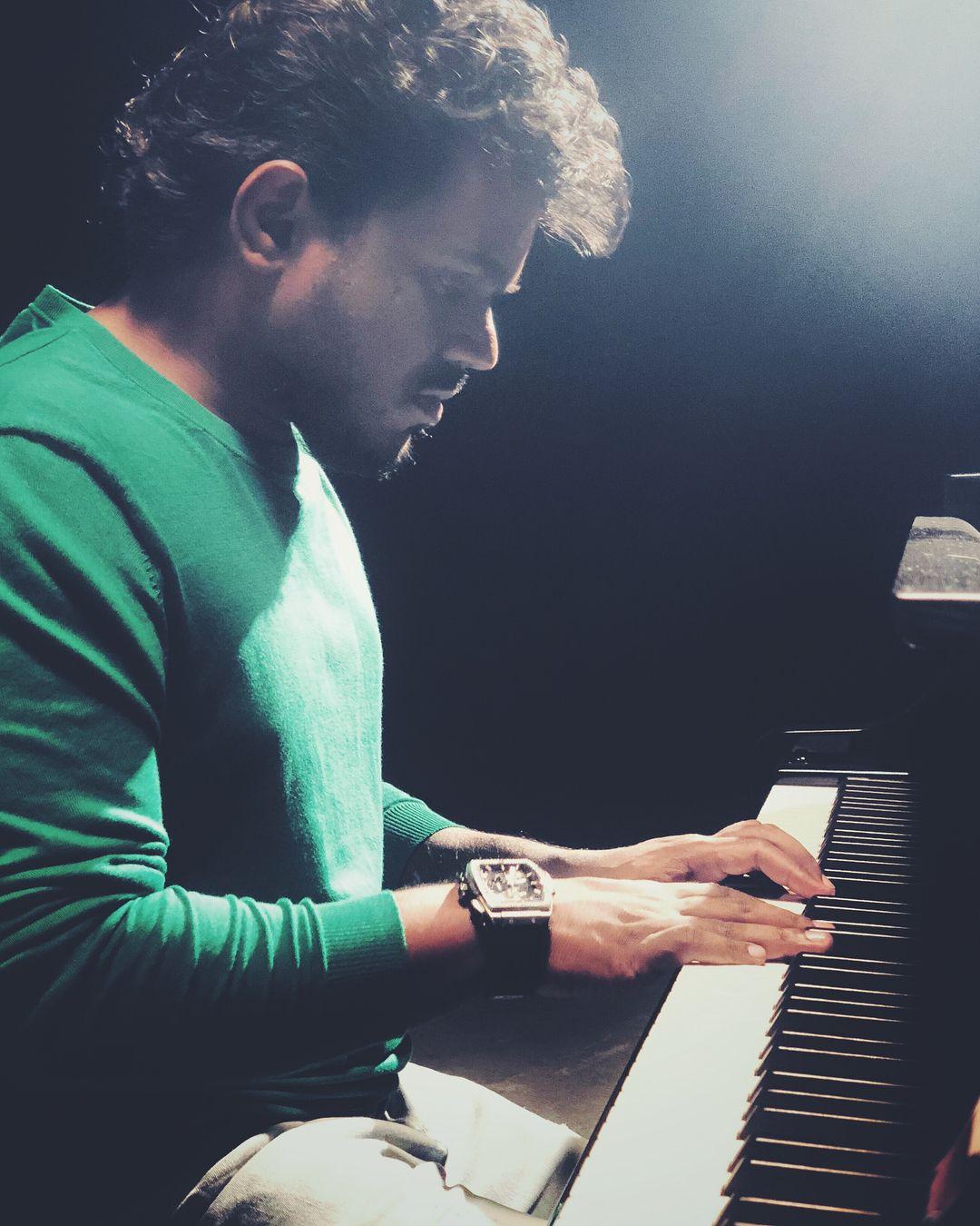 Yuvan Wallpapers - Top Free Yuvan Backgrounds - WallpaperAccess