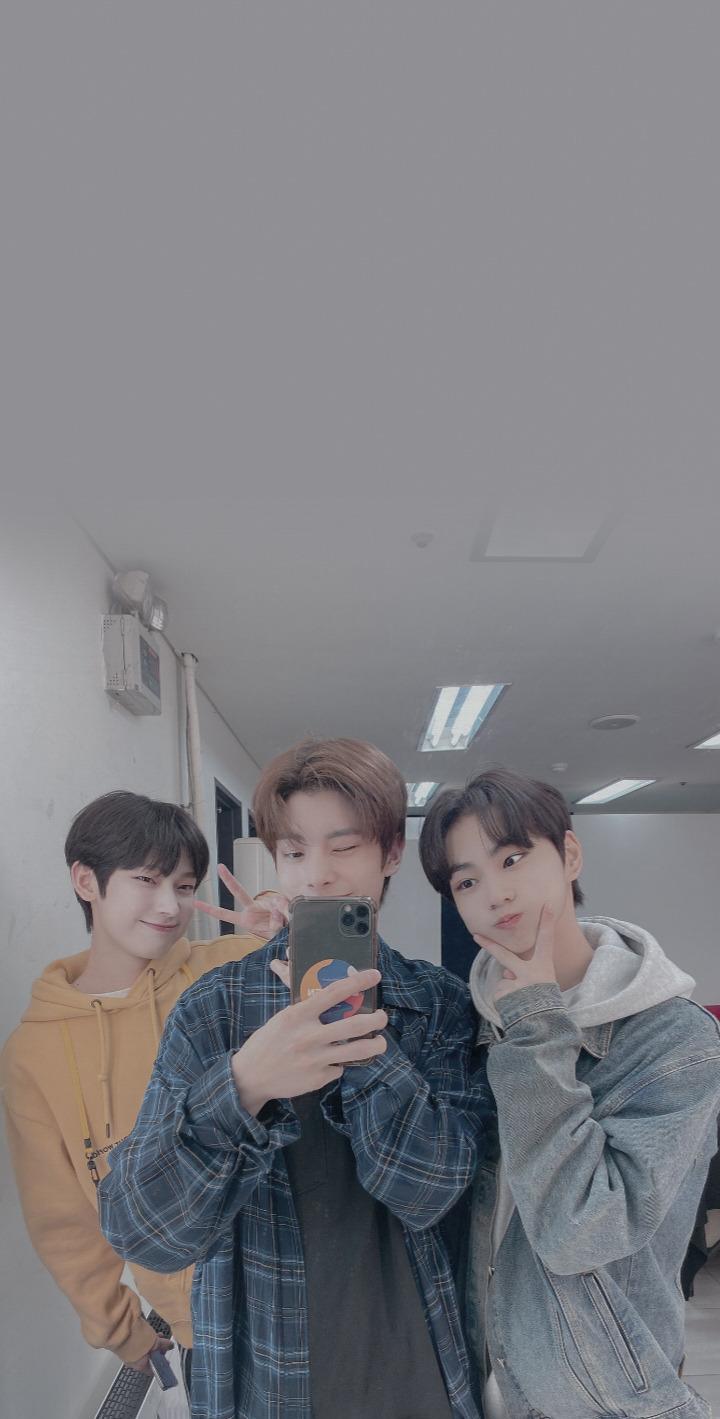 Mirror Selfie Wallpapers - Top Free Mirror Selfie Backgrounds ...