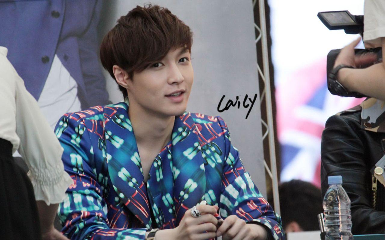 EXO Lay Wallpapers - Top Free EXO Lay Backgrounds - WallpaperAccess