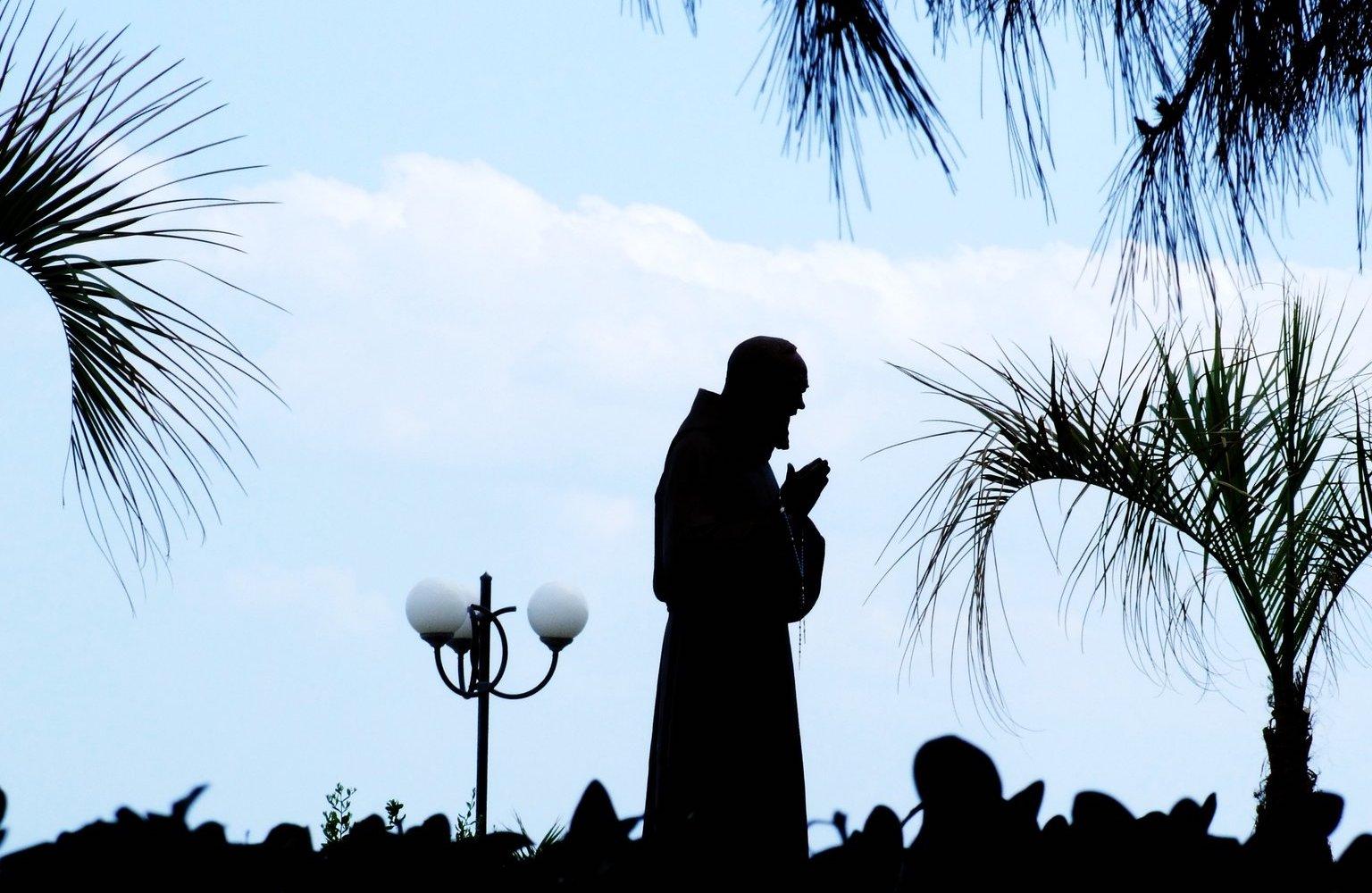 Padre Pio Wallpapers - Top Free Padre Pio Backgrounds - WallpaperAccess