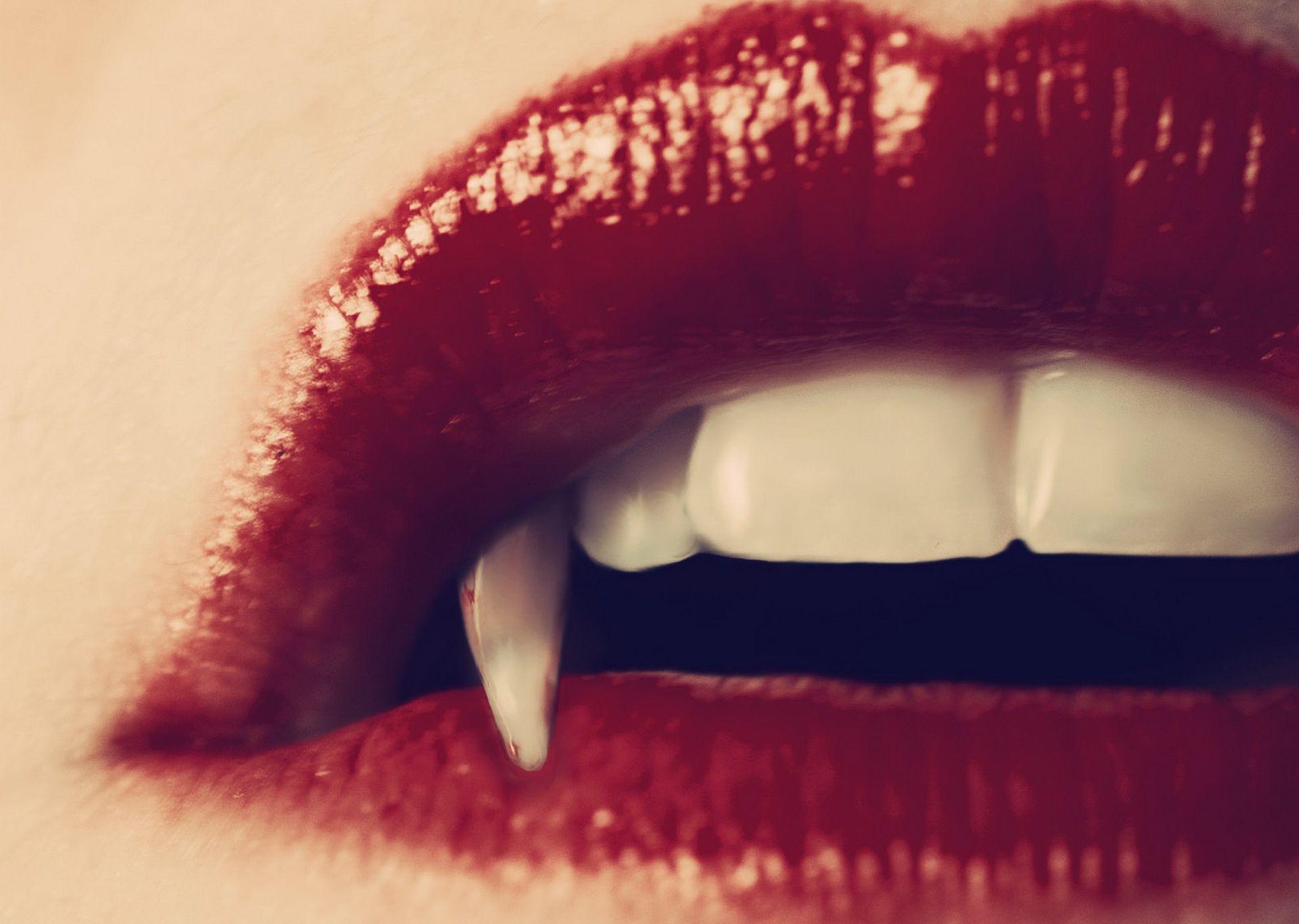 Fangs Wallpapers - Top Free Fangs Backgrounds - WallpaperAccess