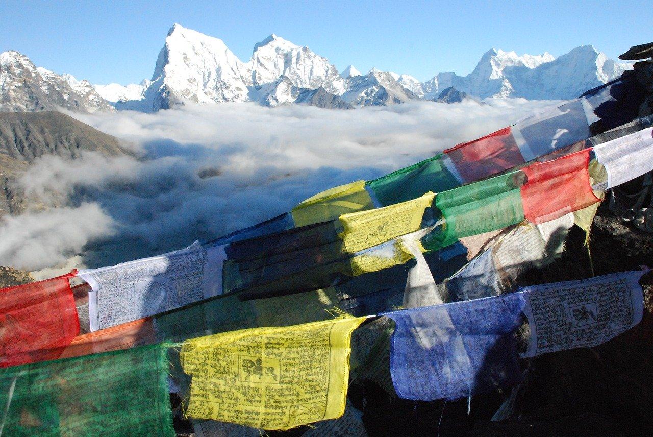 Prayer Flag Wallpapers - Top Free Prayer Flag Backgrounds - WallpaperAccess