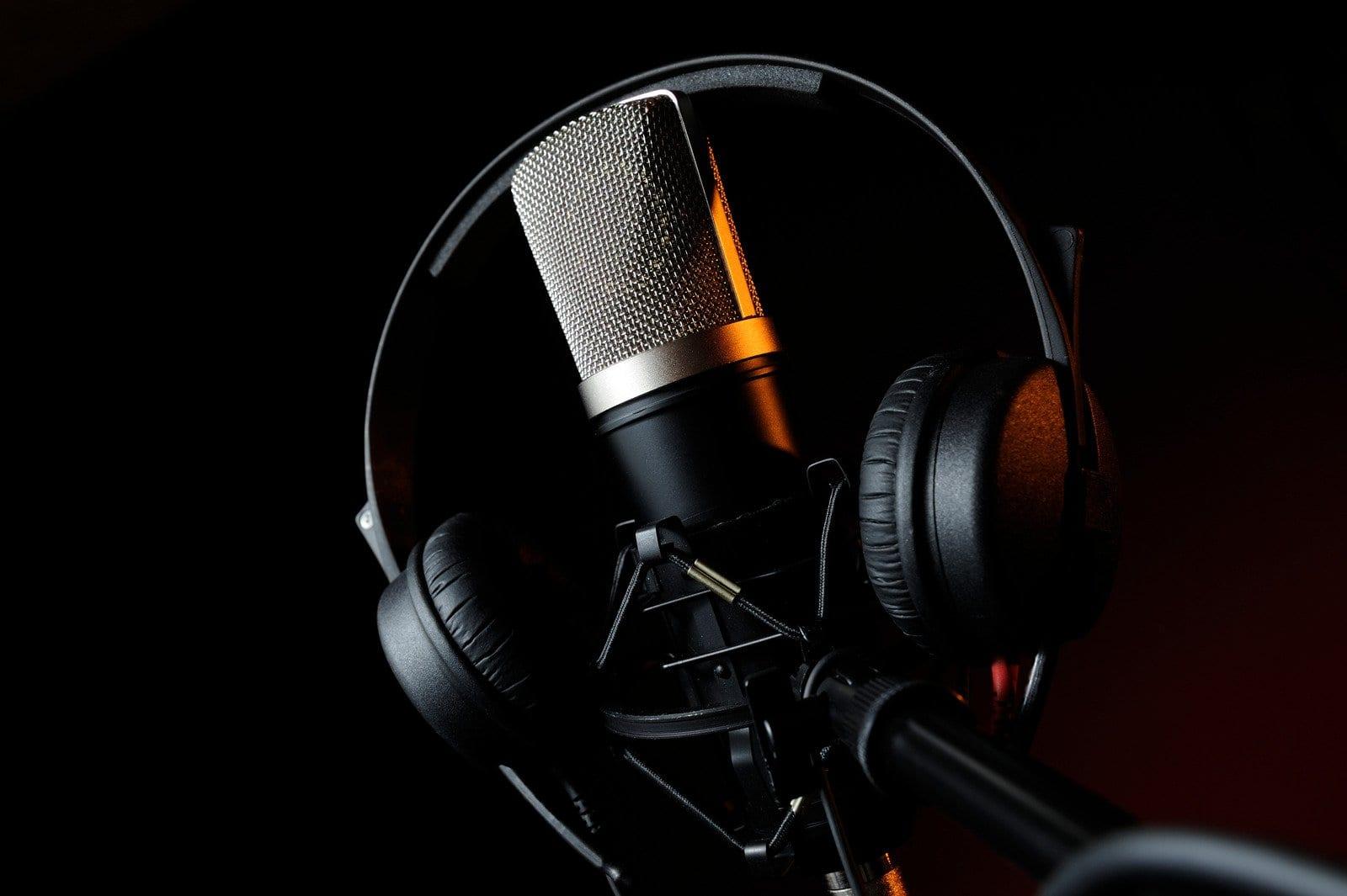 Podcasting Wallpapers - Top Free Podcasting Backgrounds - WallpaperAccess