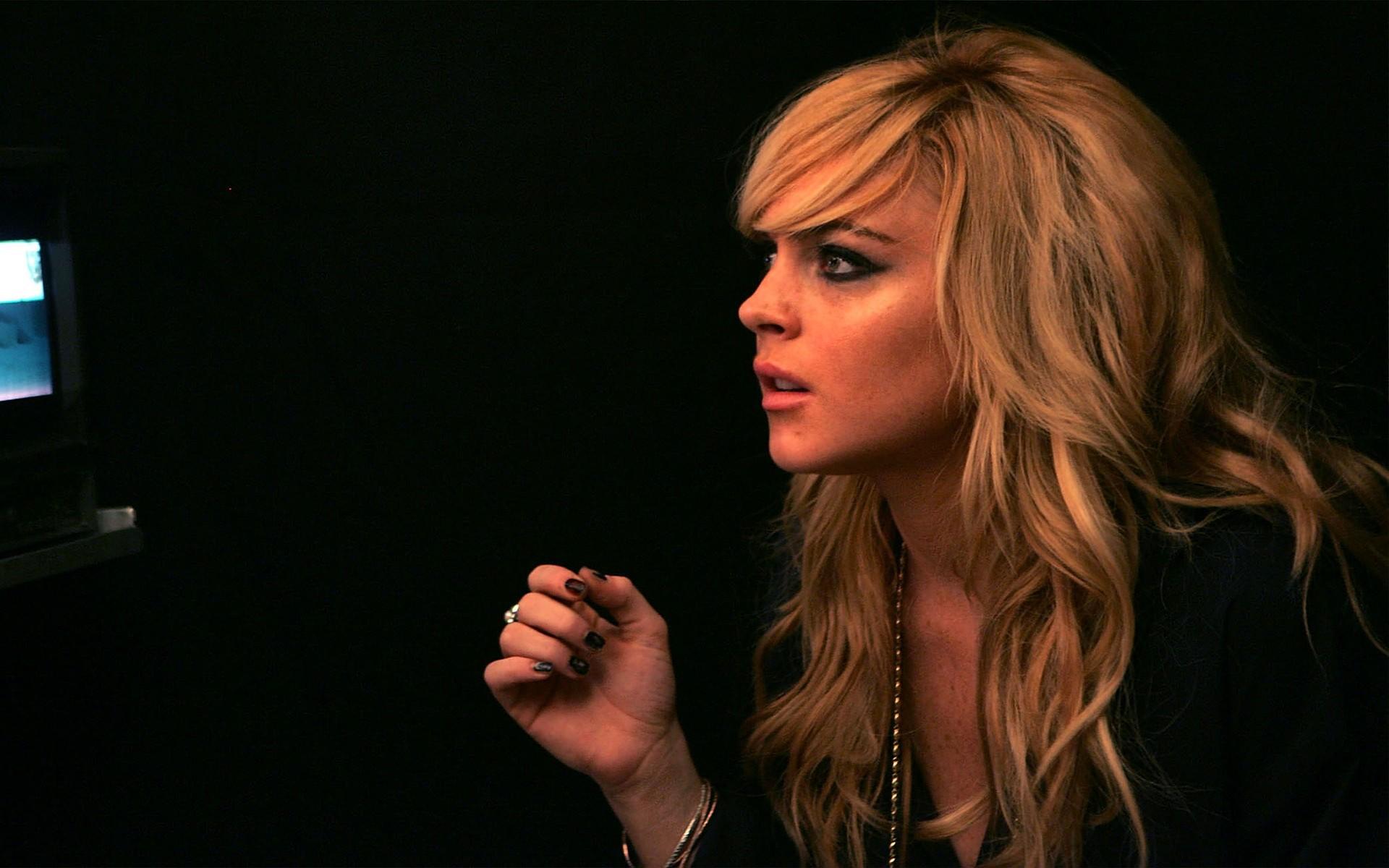 Watching TV Wallpapers - Top Free Watching TV Backgrounds - WallpaperAccess