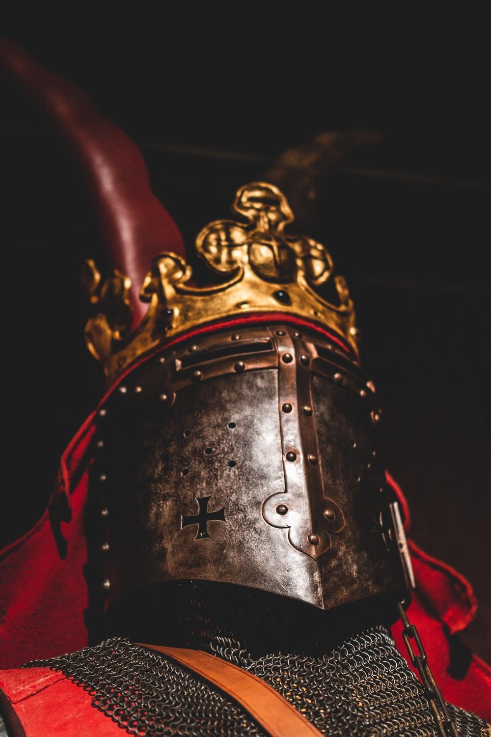 Gold Armor Wallpapers - Top Free Gold Armor Backgrounds - WallpaperAccess