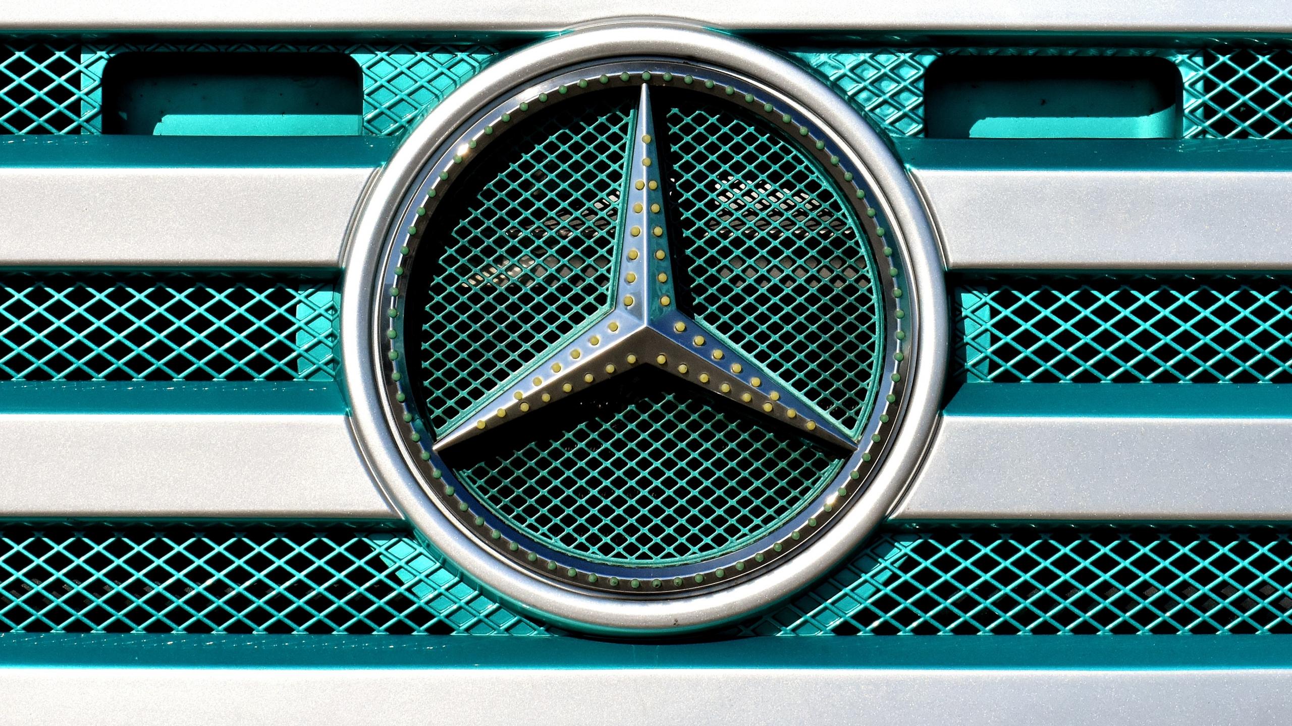 Mercedes Emblem Wallpapers - Top Free Mercedes Emblem Backgrounds ...