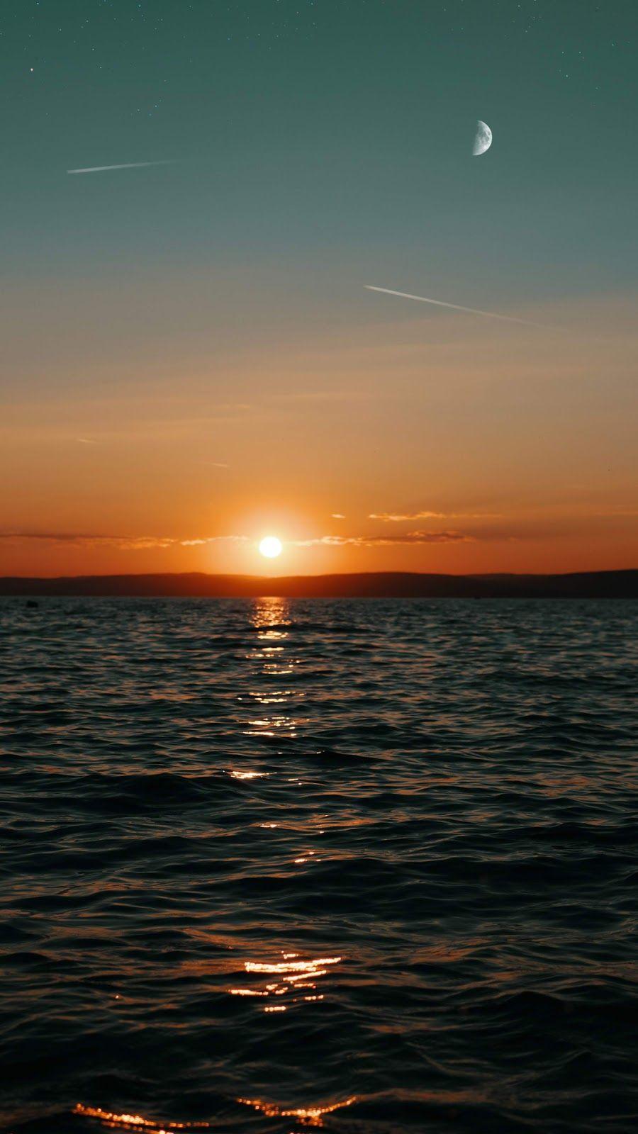 Moon Sunset Wallpapers - Top Free Moon Sunset Backgrounds - WallpaperAccess