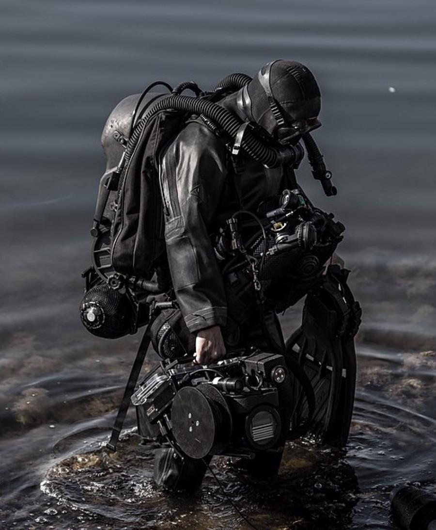 Navy Diver Wallpapers - Top Free Navy Diver Backgrounds - WallpaperAccess