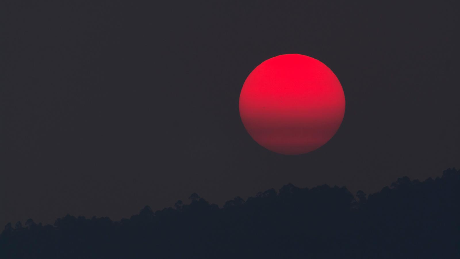Red Moon Aesthetic Wallpapers - Top Free Red Moon Aesthetic Backgrounds ...
