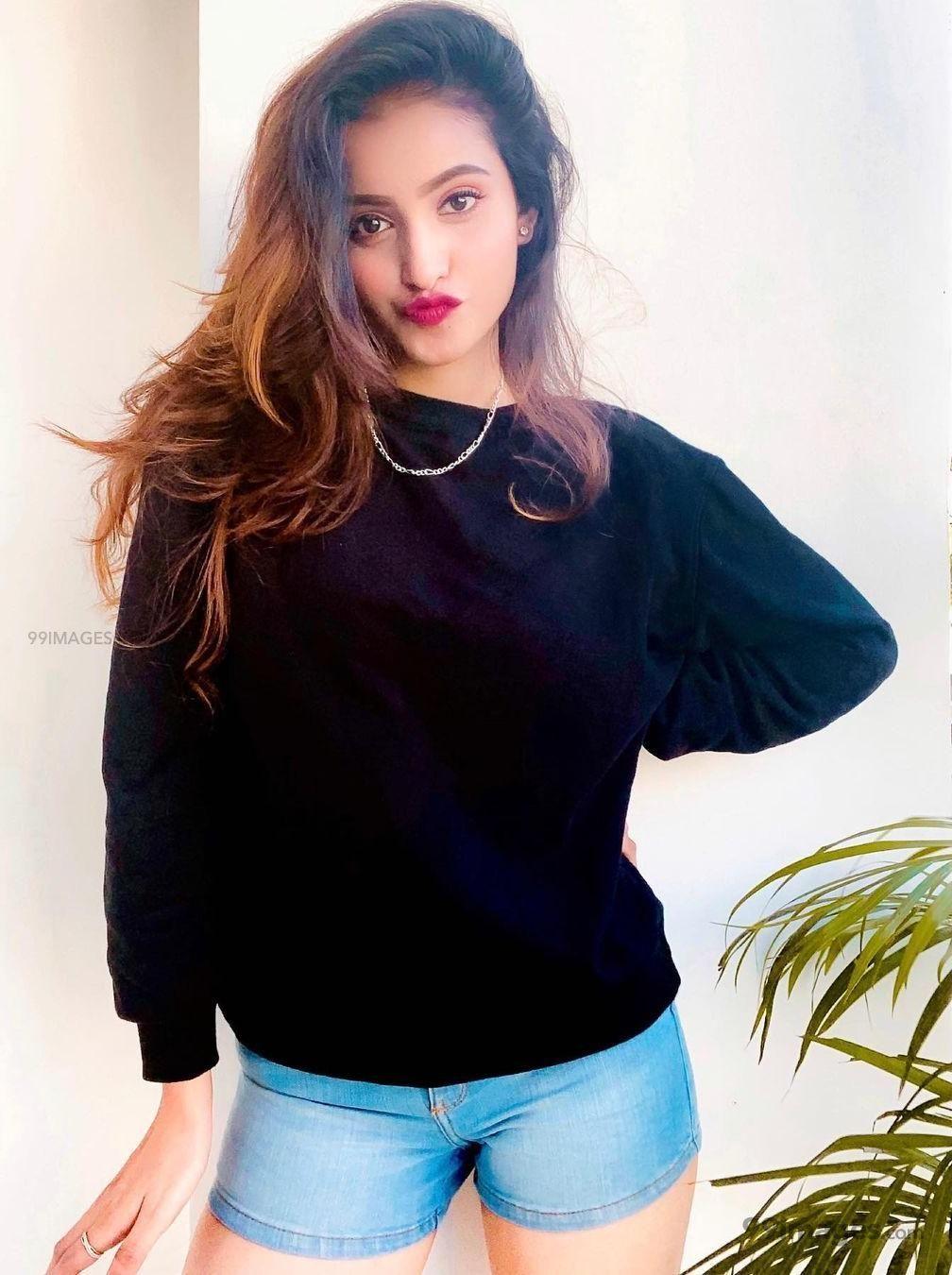 Deepika Pilli Wallpapers - Top Free Deepika Pilli Backgrounds ...