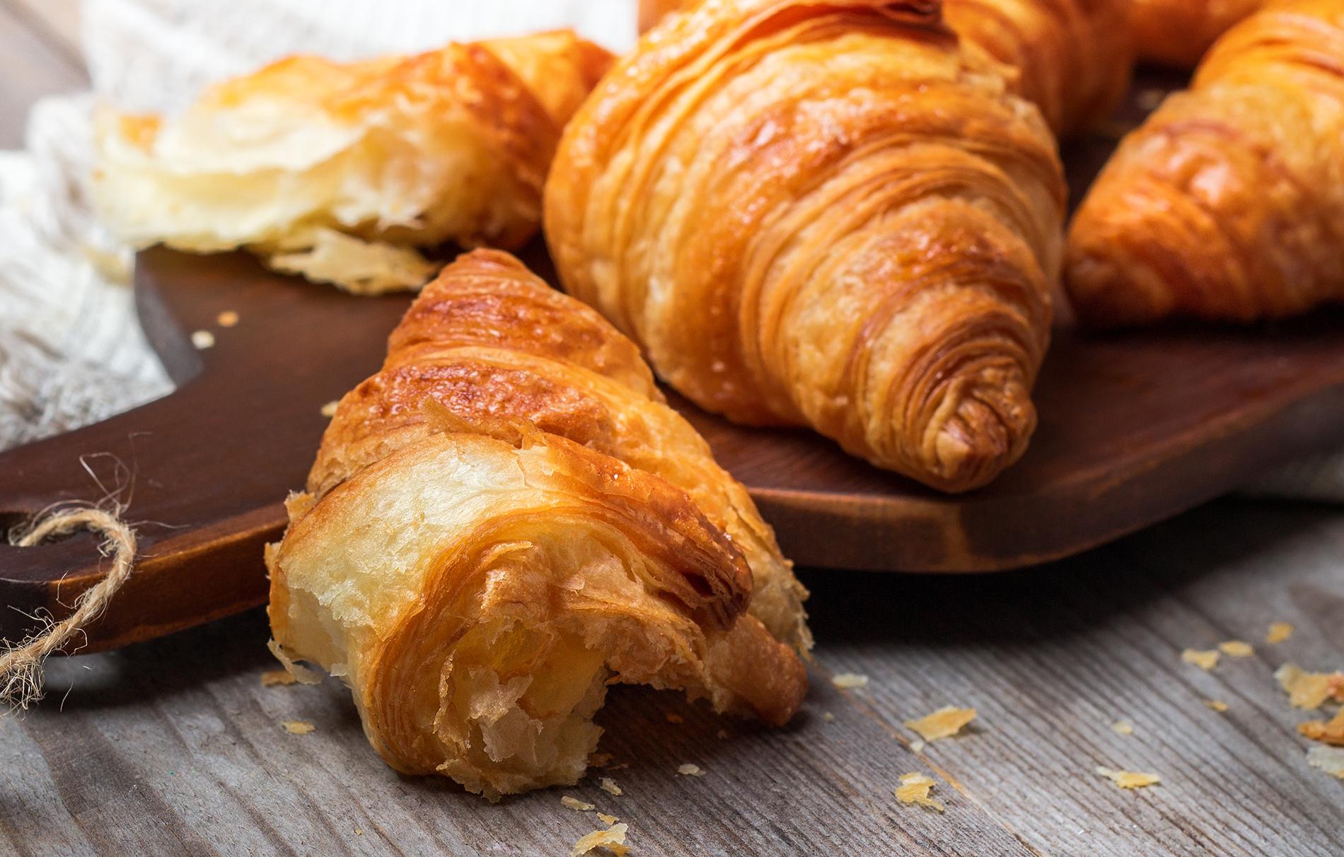 Simple Croissant Wallpapers - Top Free Simple Croissant Backgrounds ...